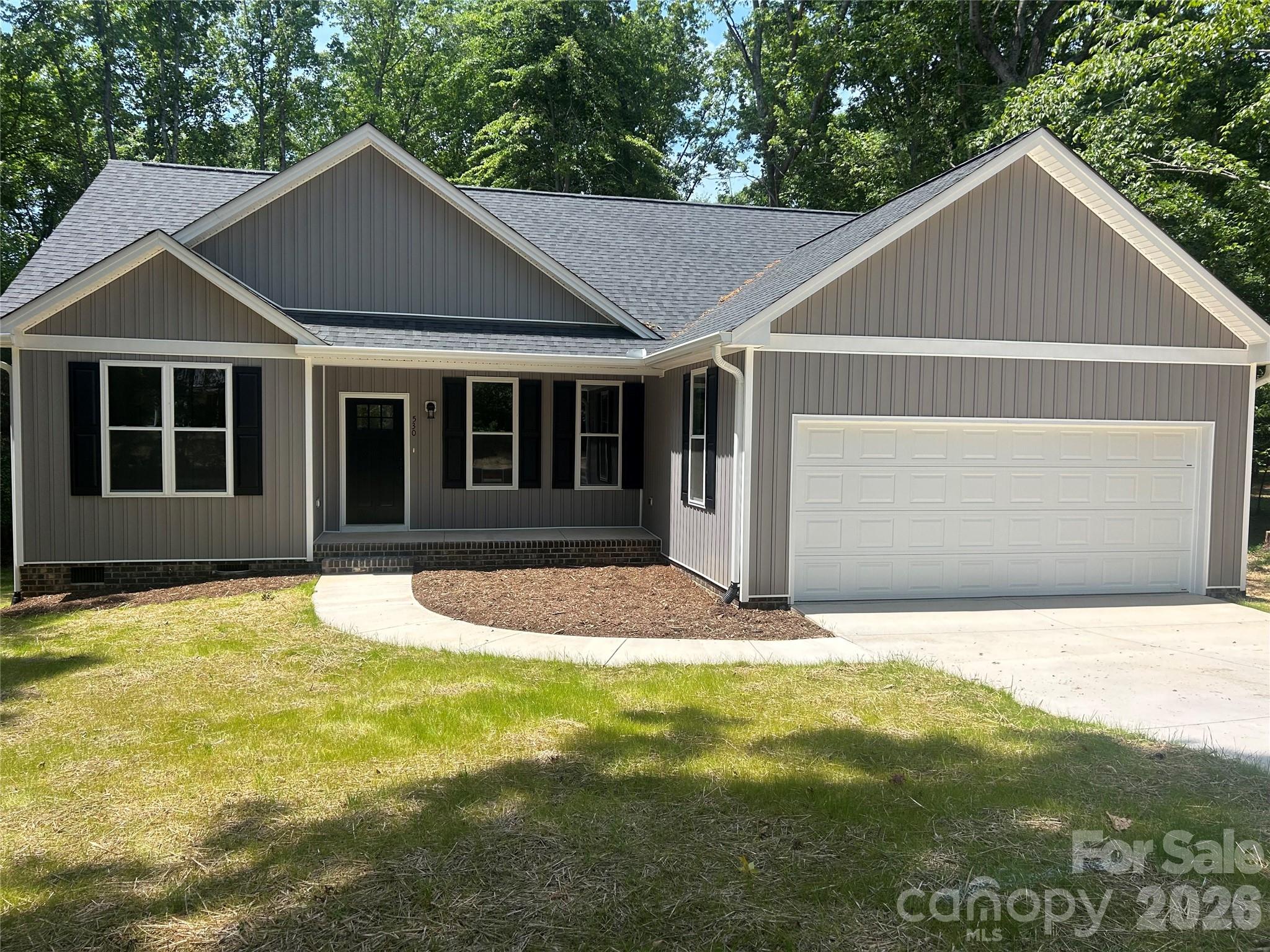 530 Oakwood Circle, Lexington, NC - photo 1 of 16