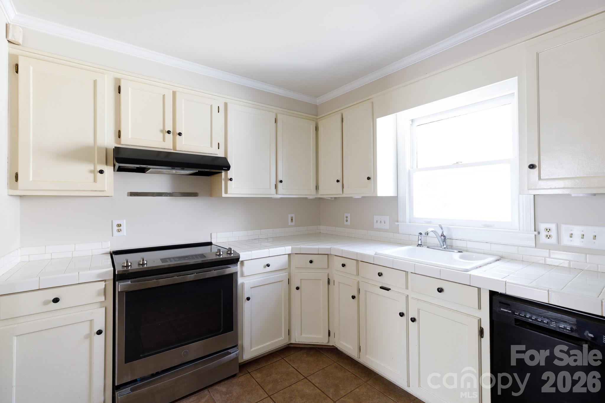 224 W 4th Avenue, Gastonia, NC - photo 15 of 33
