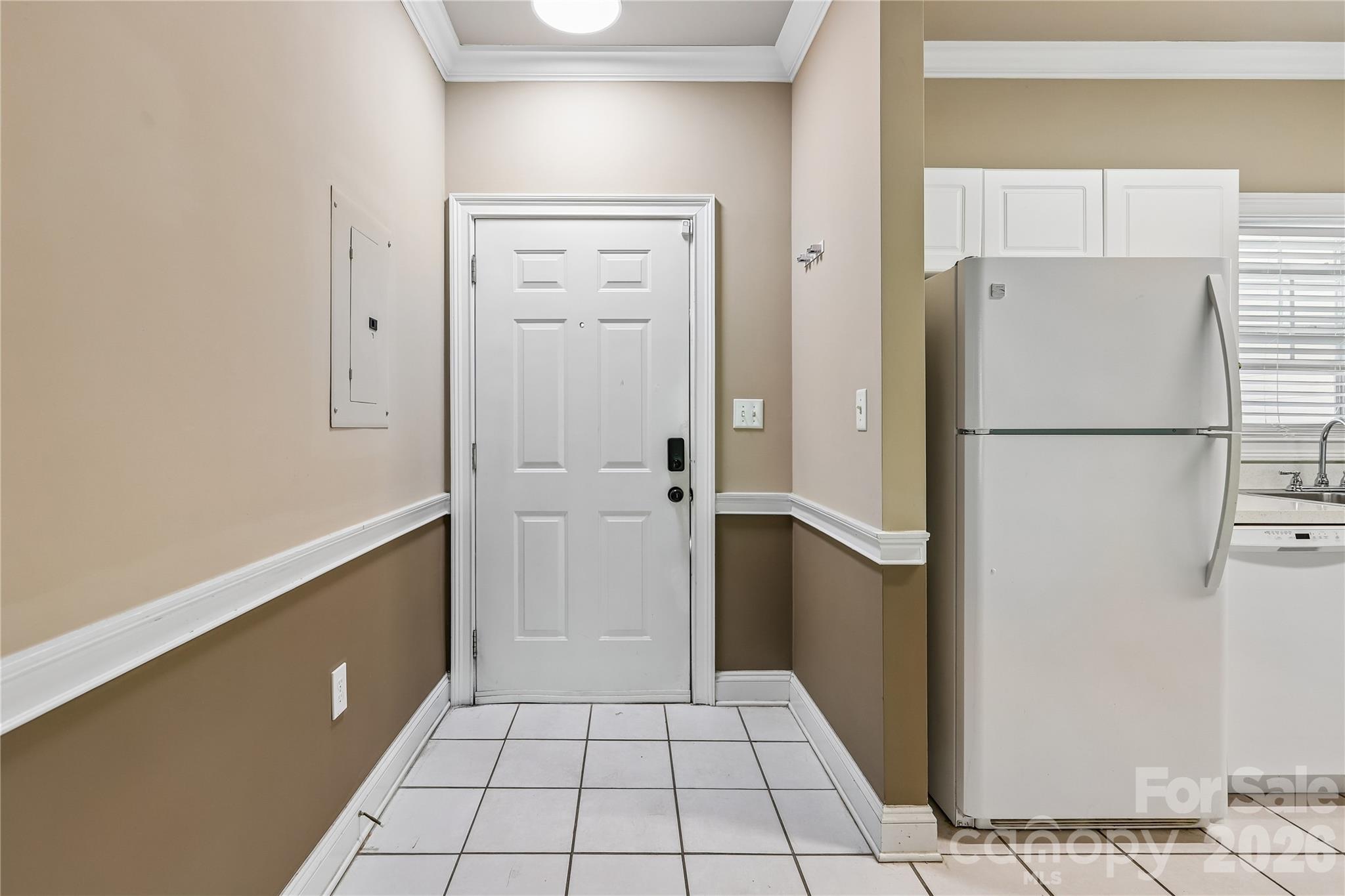 Photo 5 of 8923 Meadow Vista Road, Charlotte, NC