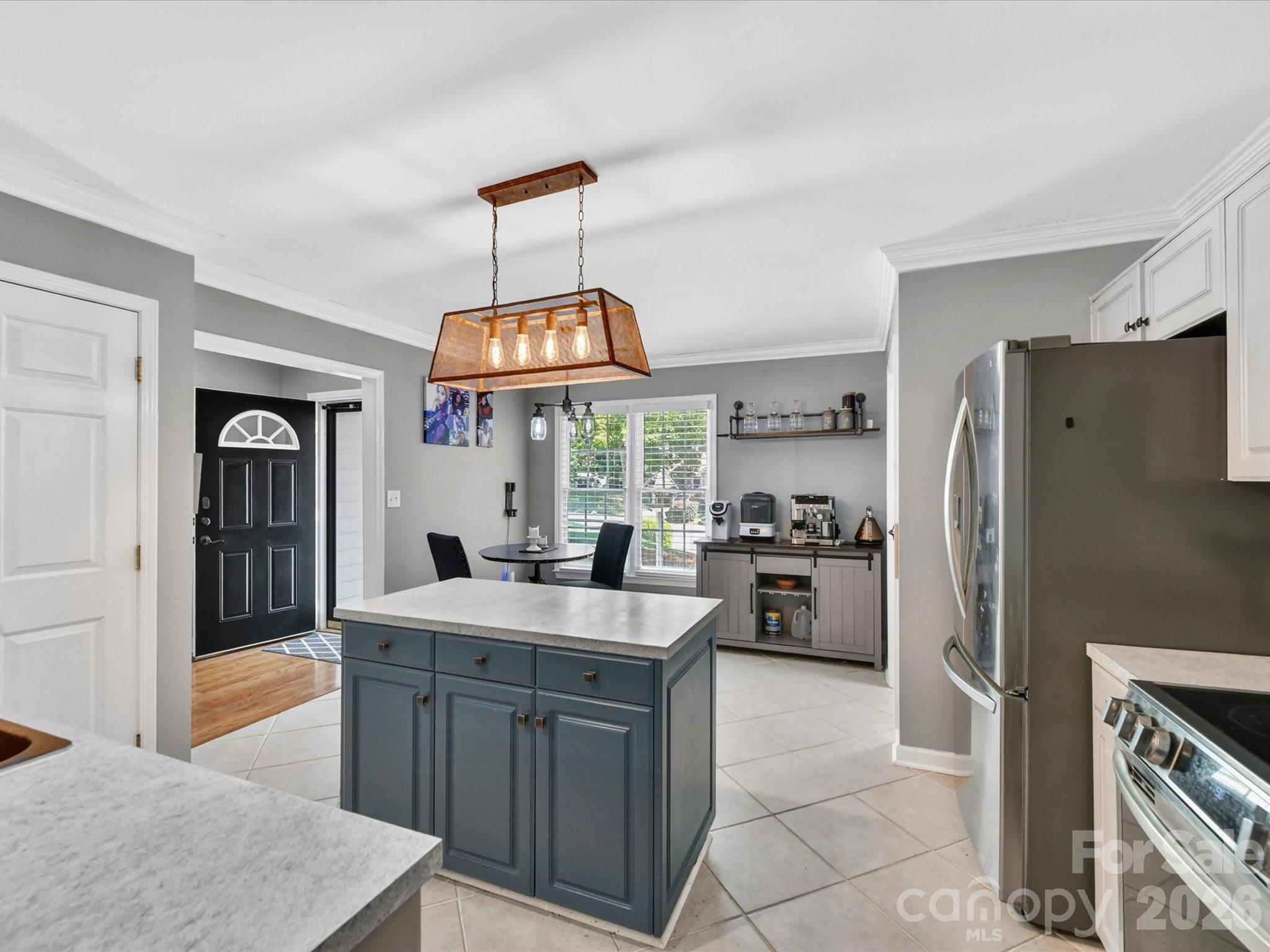 Photo 5 of 4303 Stonefield Drive, Charlotte, NC
