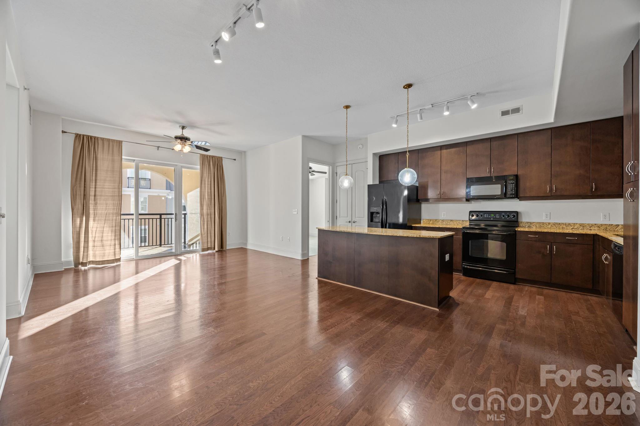 Photo 4 of 4620 Piedmont Row Drive609, Charlotte, NC