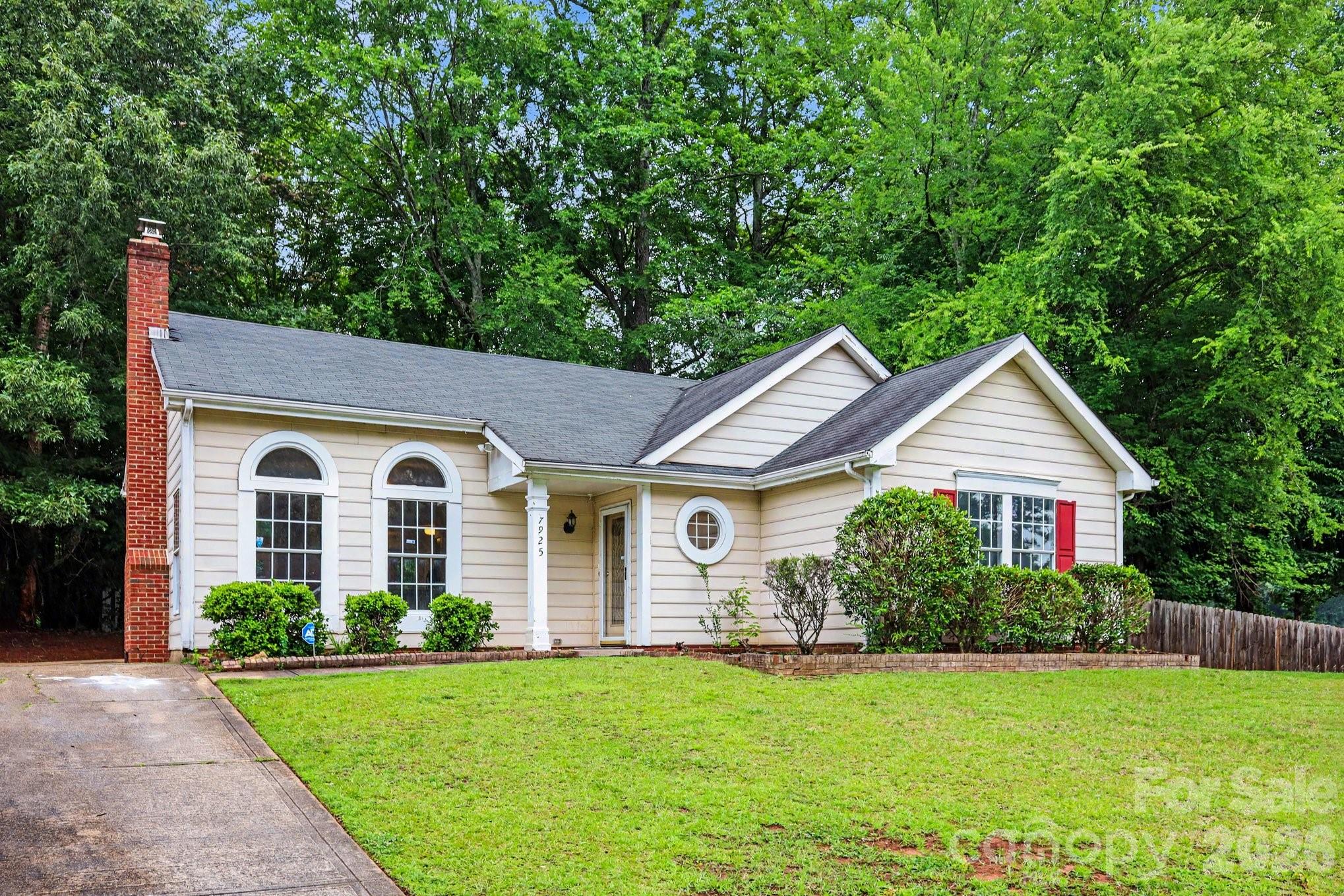 Photo 3 of 7925 Turquoise Drive, Charlotte, NC