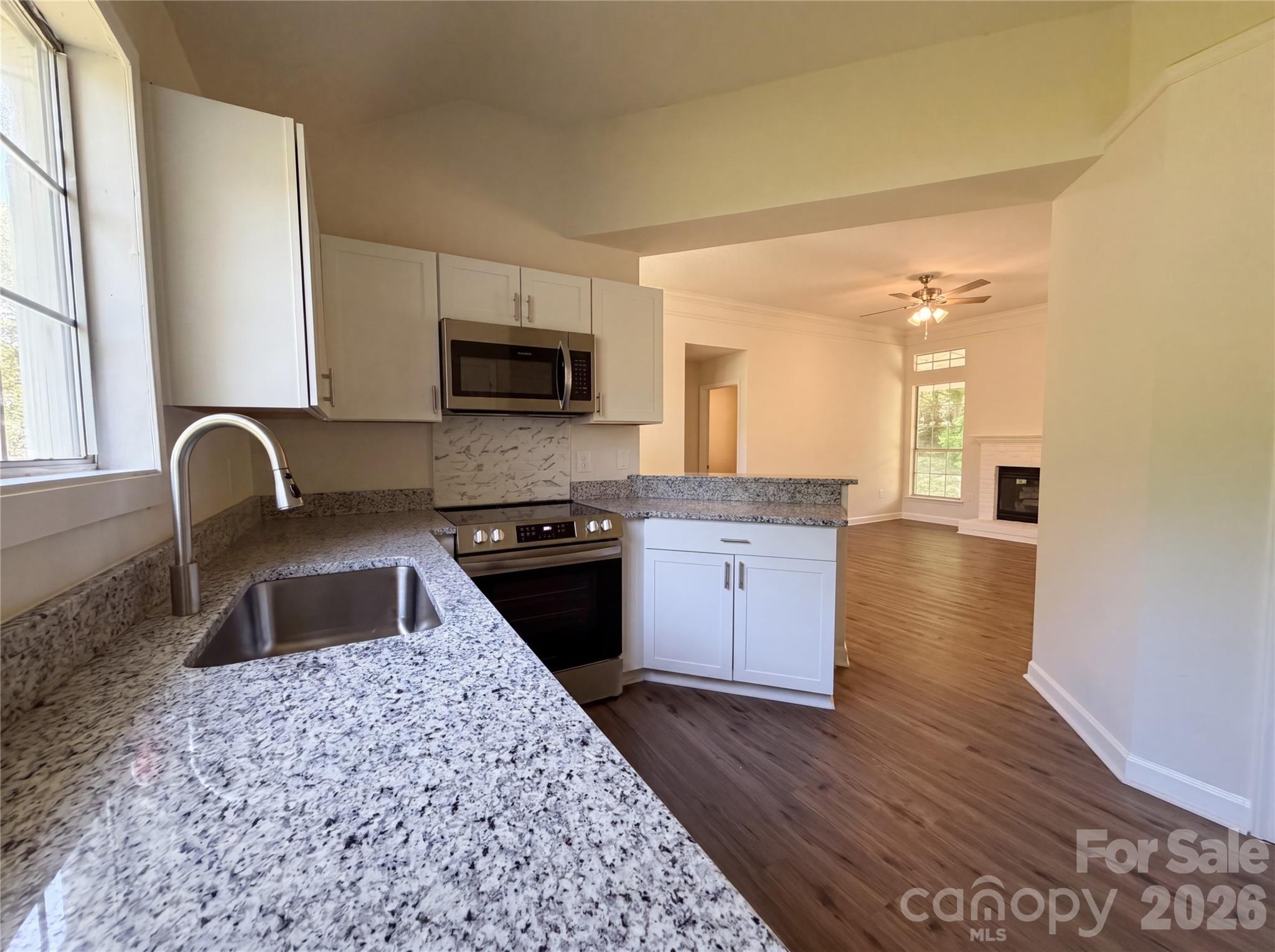Photo 6 of 10530 Southern Oak Court, Charlotte, NC