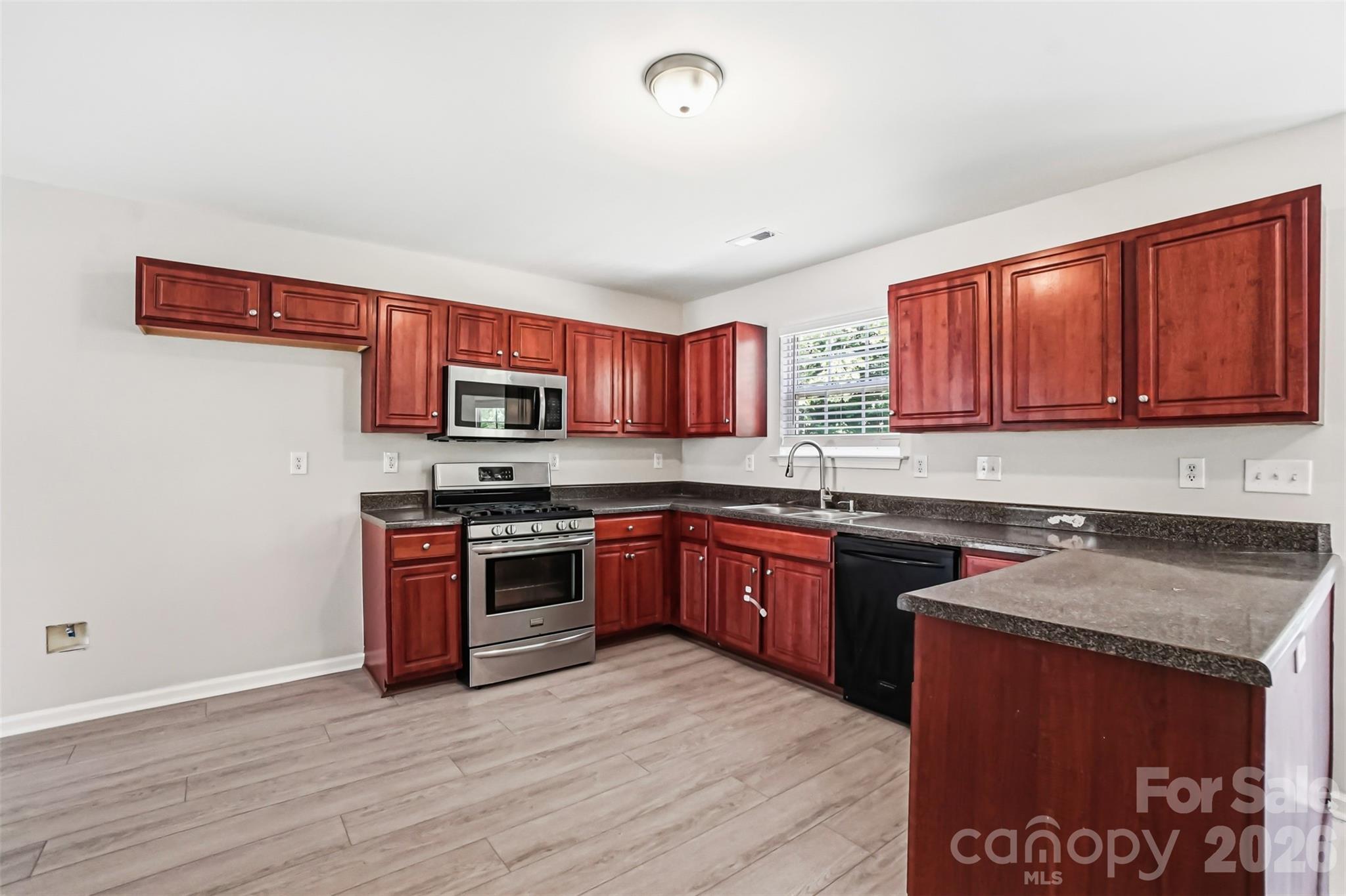 Photo 11 of 5012 Eagle Creek Drive, Charlotte, NC