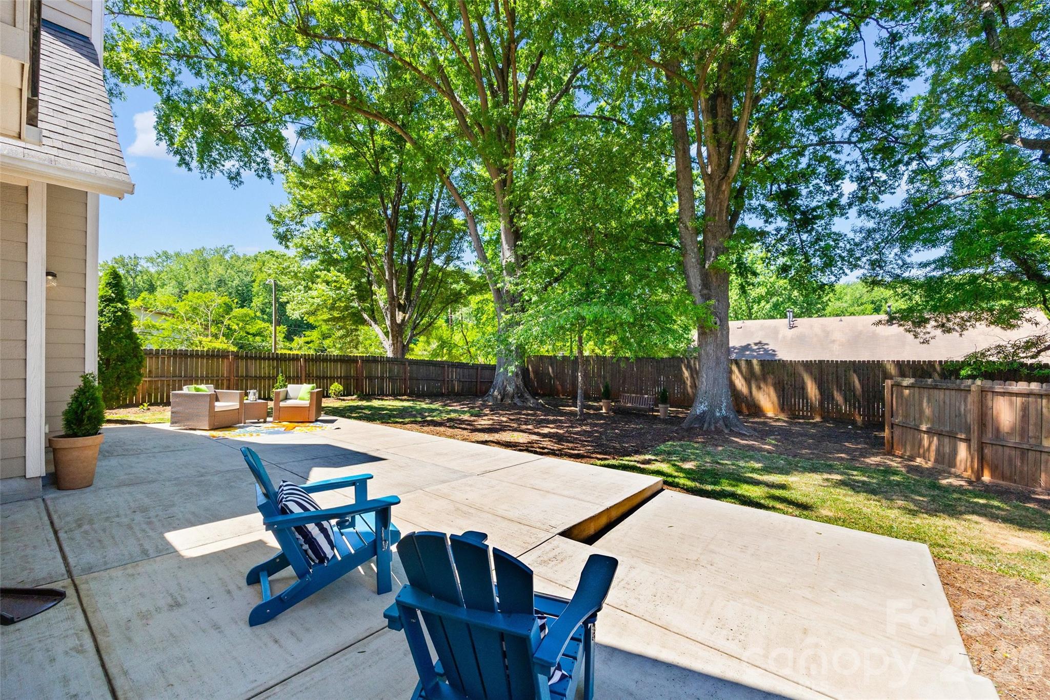 Photo 2 of 2562 Roseview Lane, Charlotte, NC