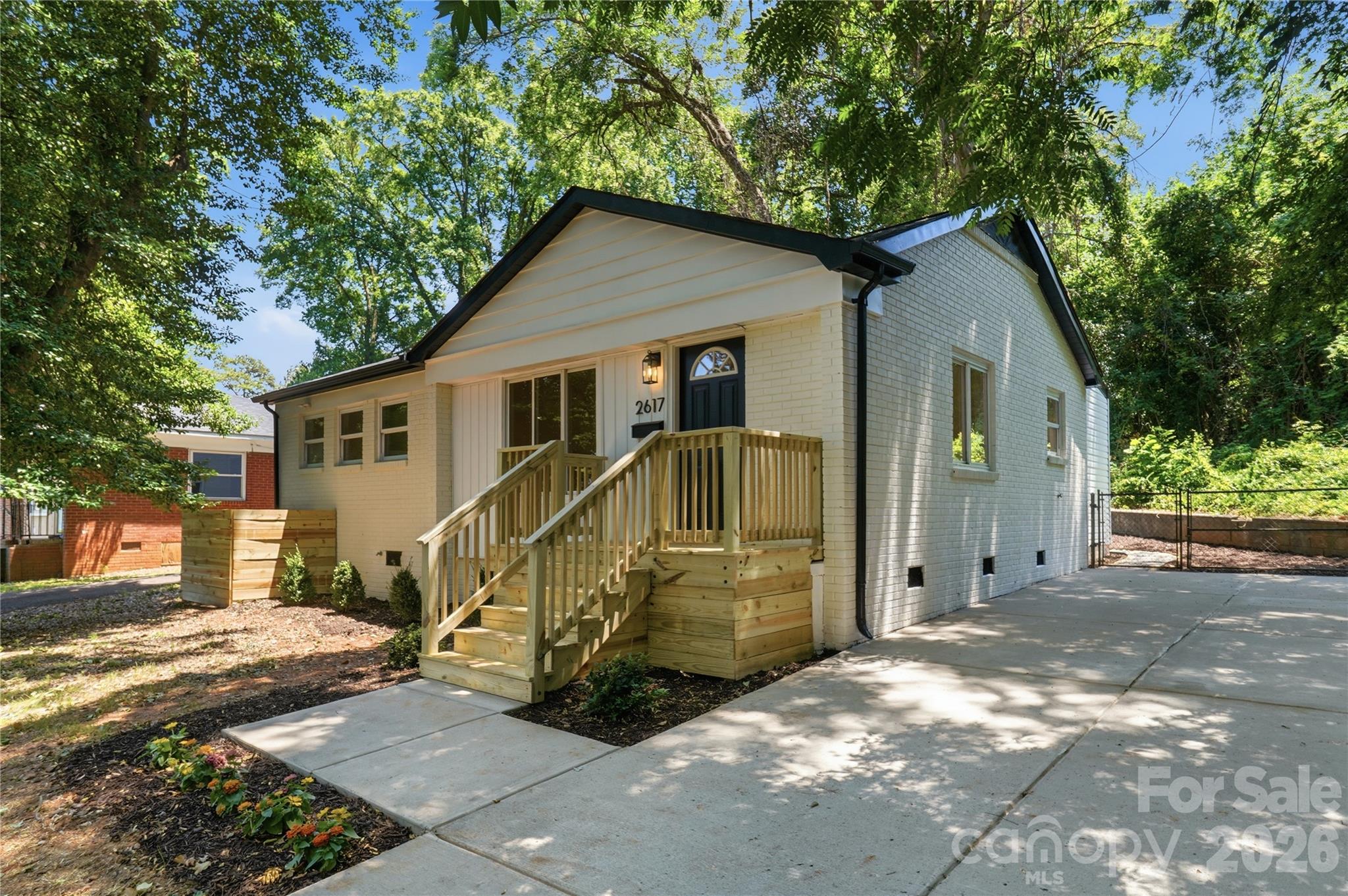 Photo 2 of 2617 Clydesdale Terrace, Charlotte, NC