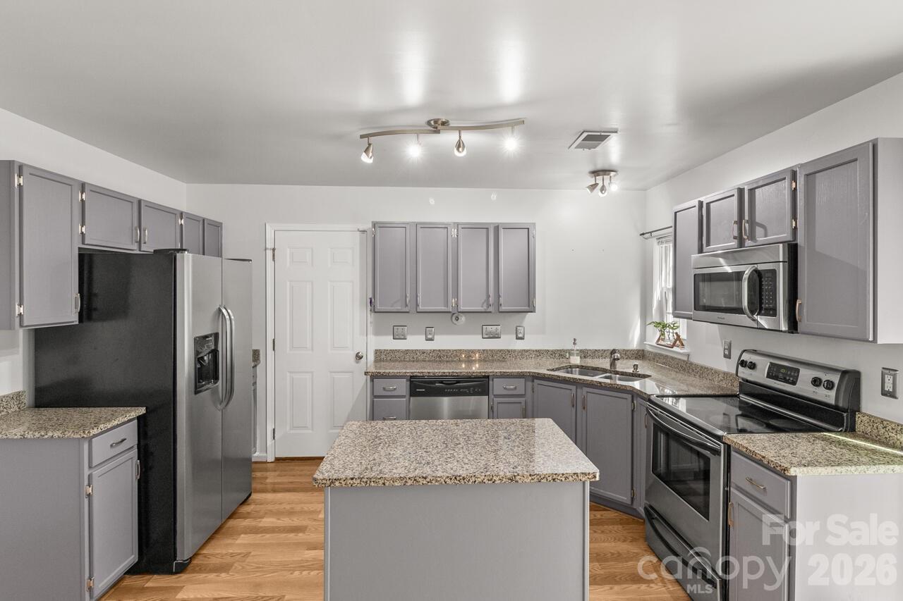Photo 12 of 6907 Murray Grey Lane, Charlotte, NC
