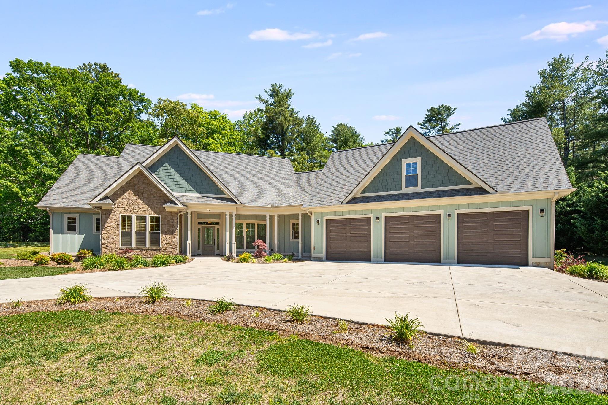 30 Shipman Parkway, Flat Rock, NC