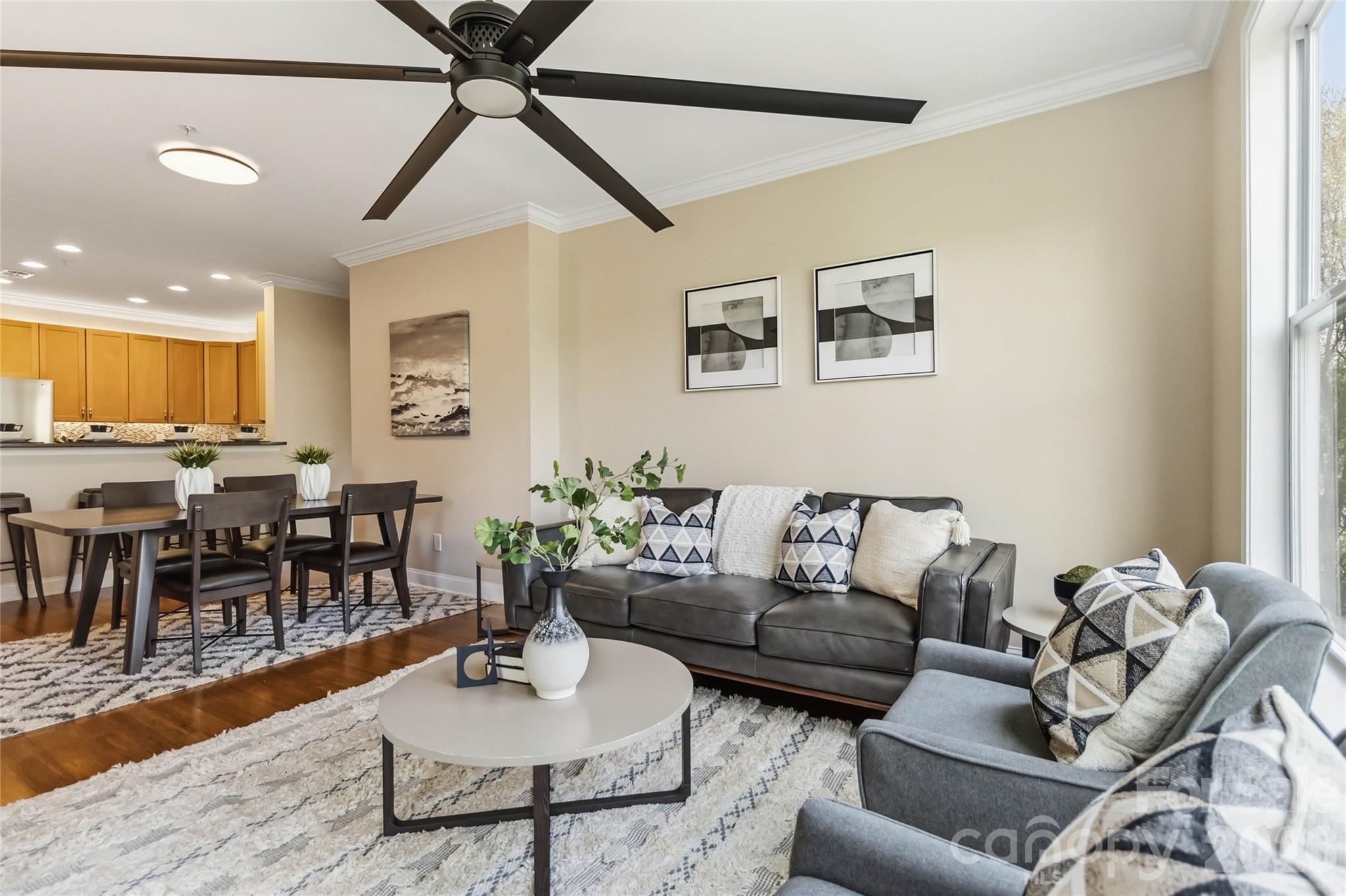 Home for sale at 1000 E Woodlawn Road314, Charlotte, NC — photo 1 of 32