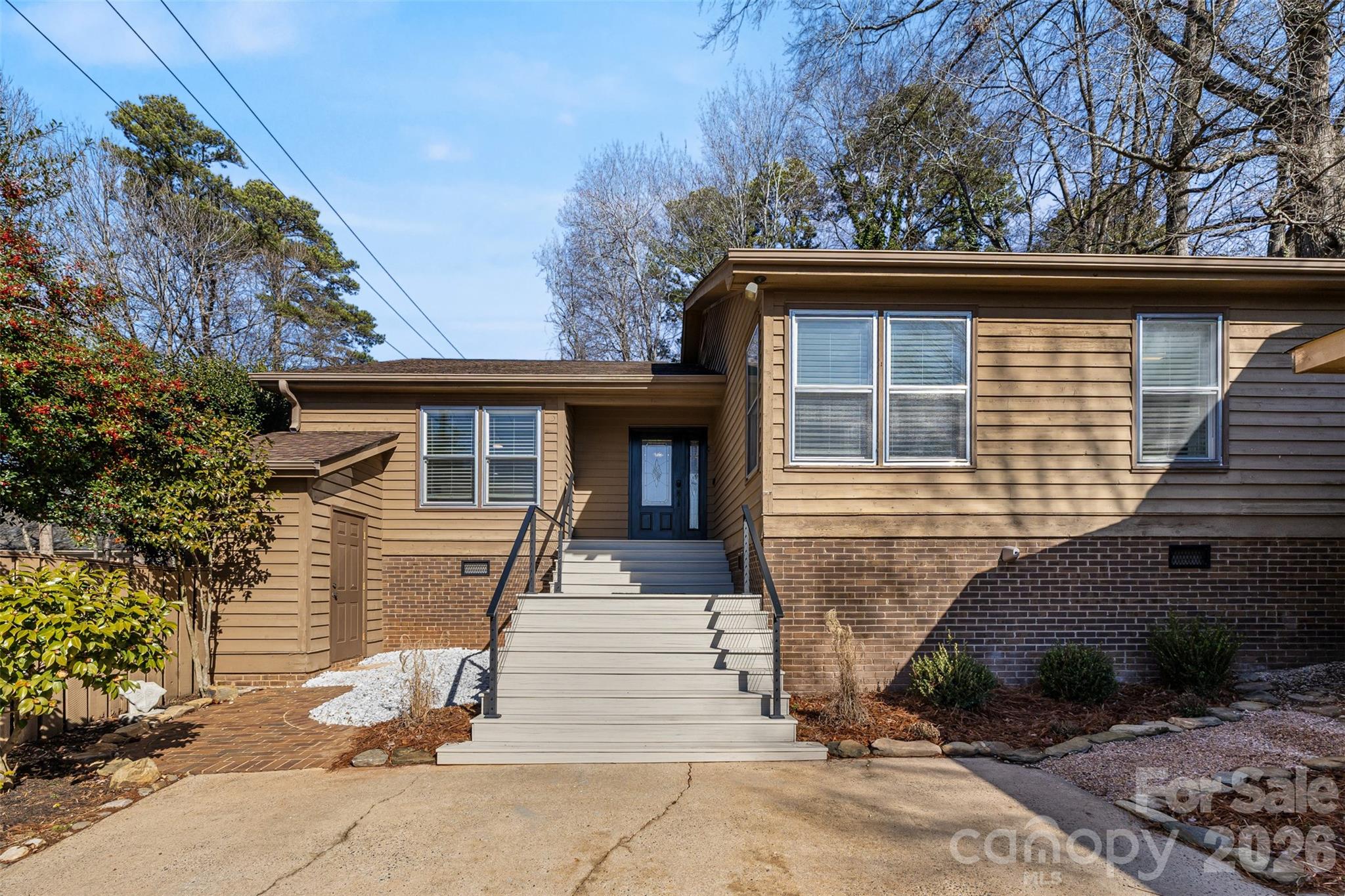 20 Quayside Court, Lake Wylie, SC - photo 2 of 31
