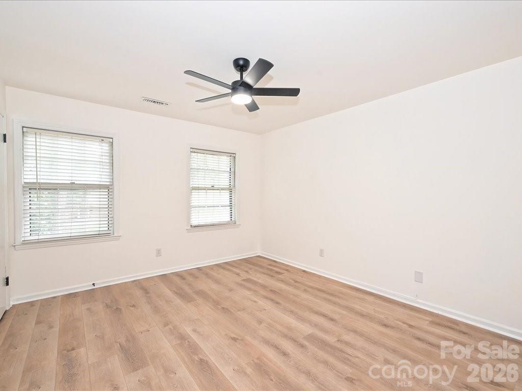 Photo 11 of 6810 Farmingdale Drive, Charlotte, NC