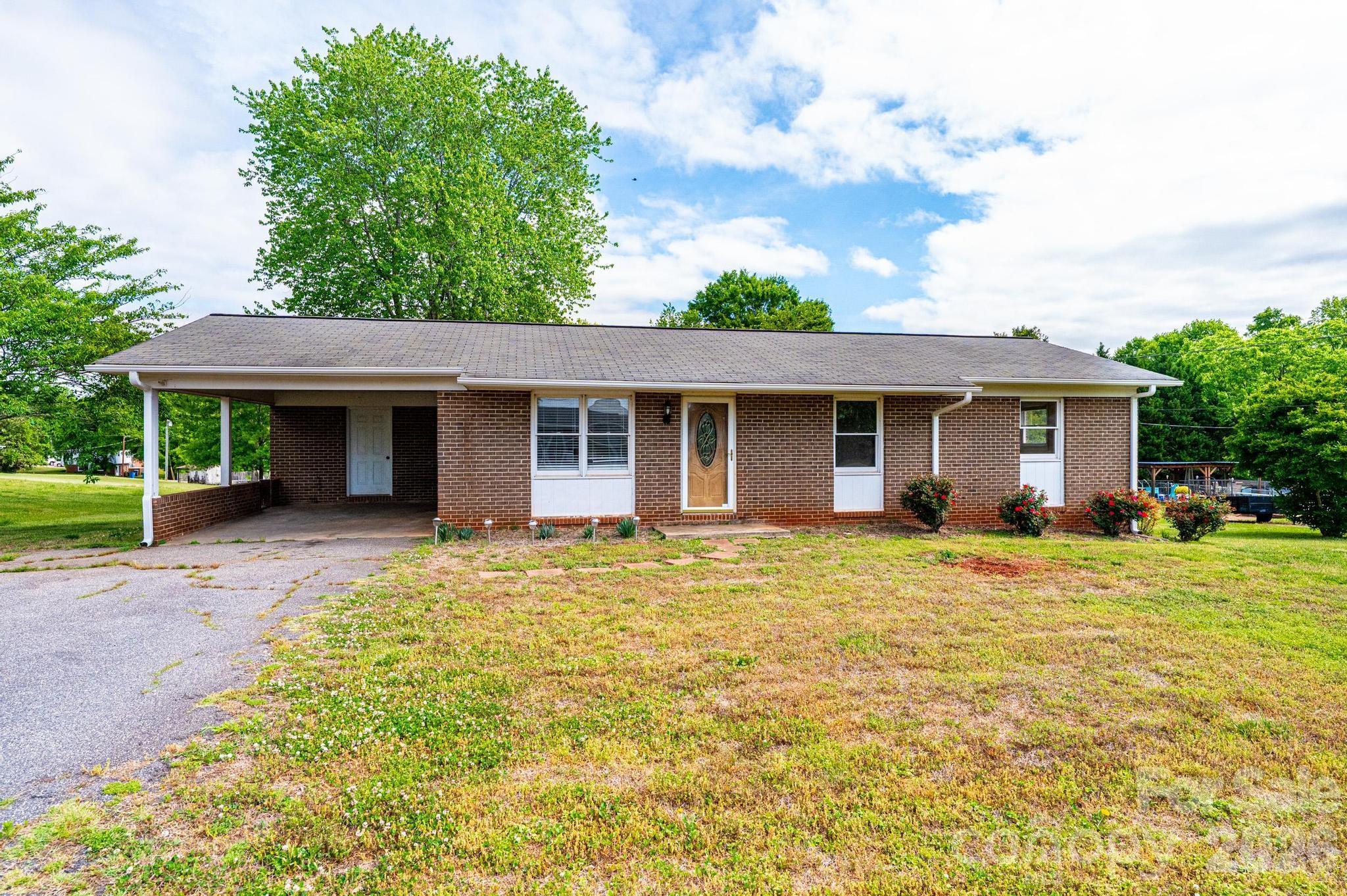 3886 Clay Street, Claremont, NC - photo 4 of 38