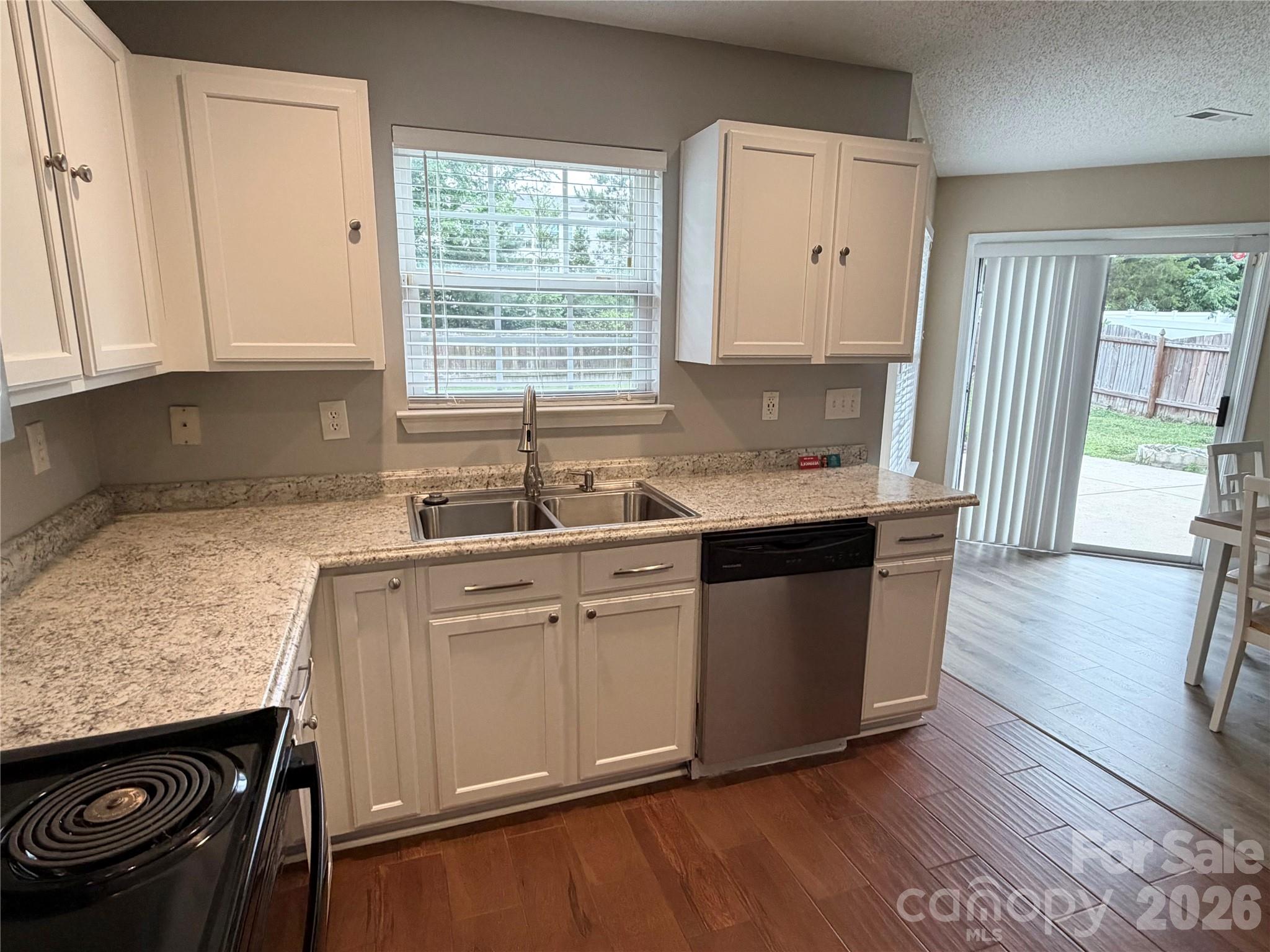 Photo 5 of 9233 Simonton Drive, Charlotte, NC