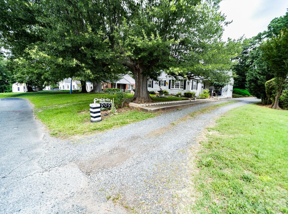 Photo 4 of 909 Drummond Avenue, Charlotte, NC