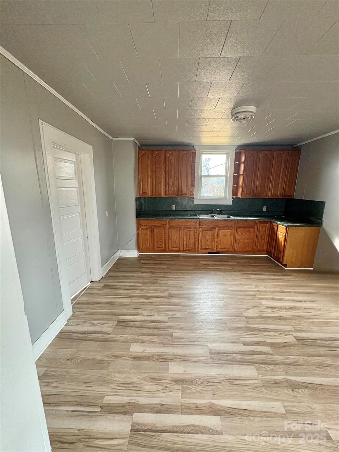 8 Maple Street, Great Falls, SC - photo 5 of 16