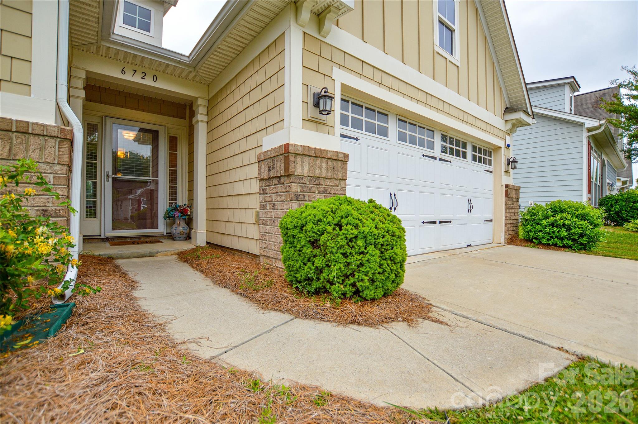 Photo 3 of 6720 Eastfield Park Drive, Charlotte, NC