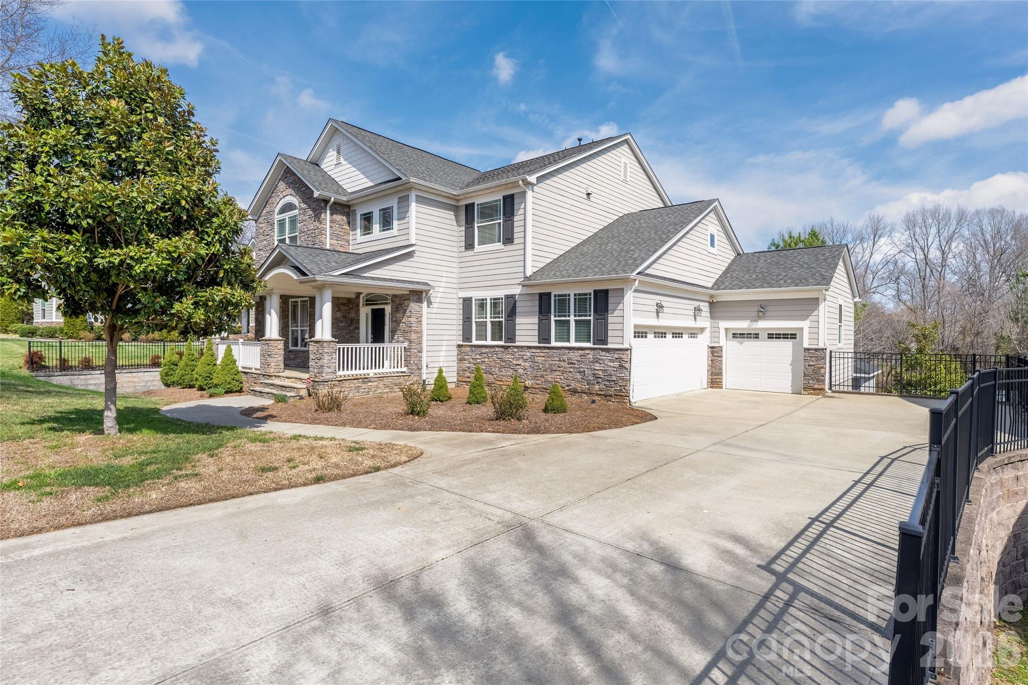 Photo 2 of 14724 Old Vermillion Drive, Huntersville, NC