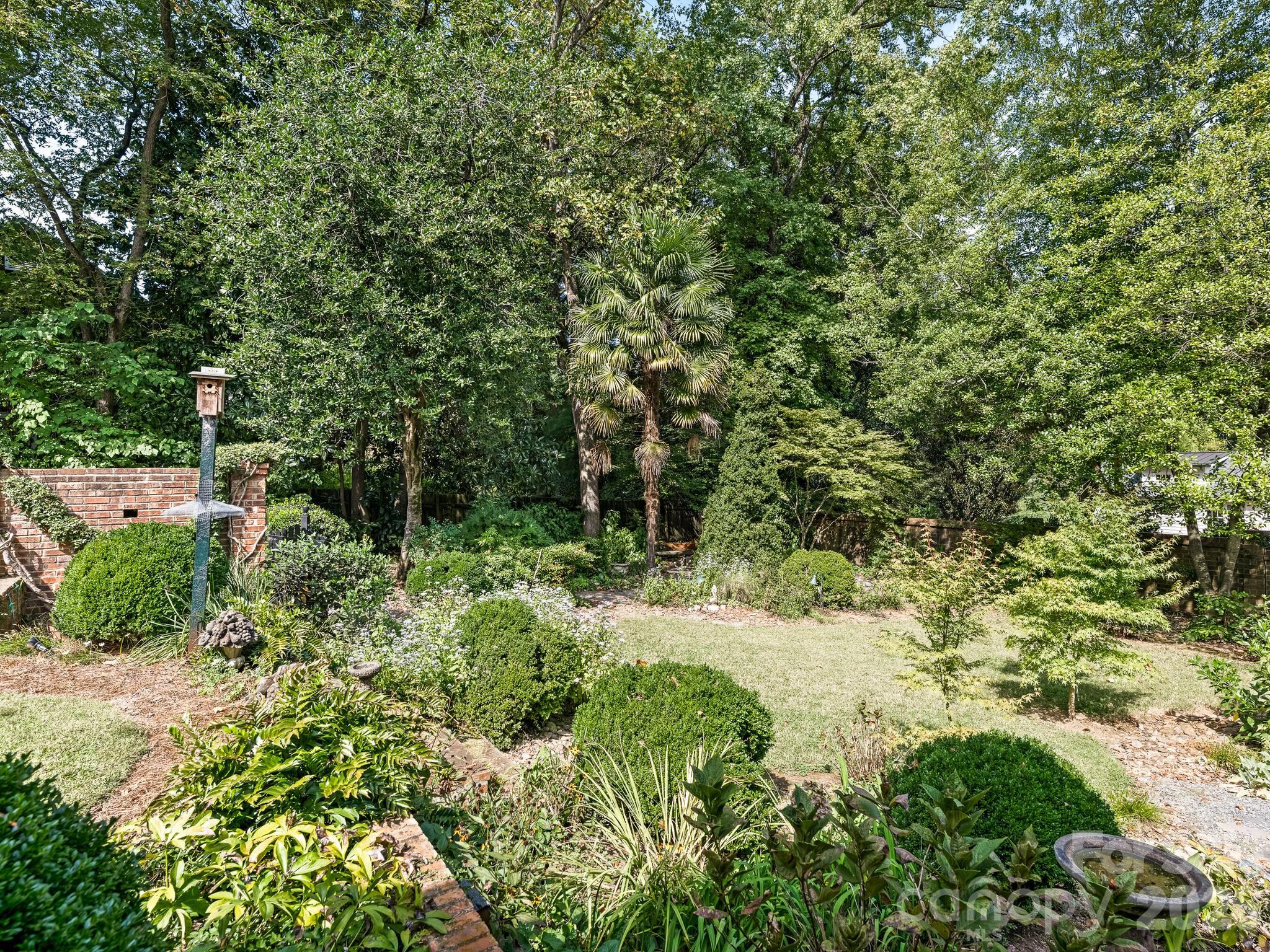 Photo 33 of 2424 Richardson Drive, Charlotte, NC