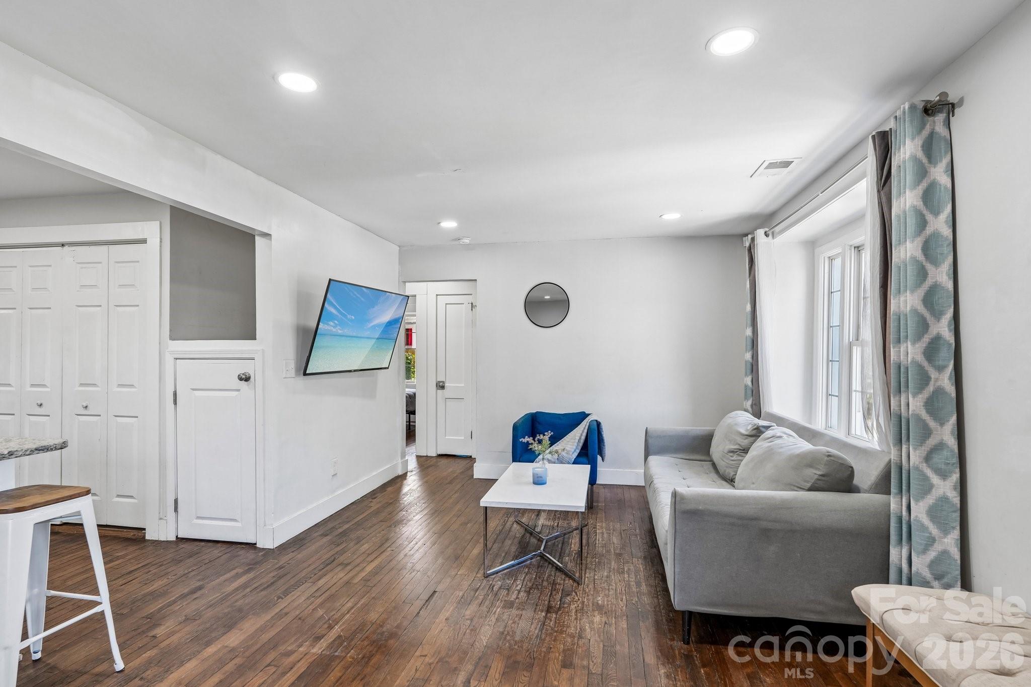 1824 Double Oaks Road, Charlotte, NC - photo 4 of 38