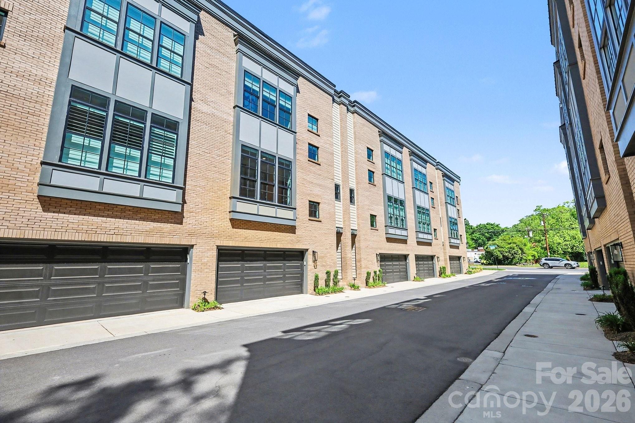 Photo 2 of 816 Madison Glen Lane, Charlotte, NC
