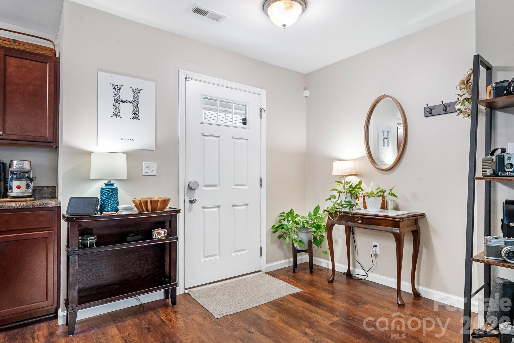 Photo 5 of 1631 Hooper Court, Charlotte, NC