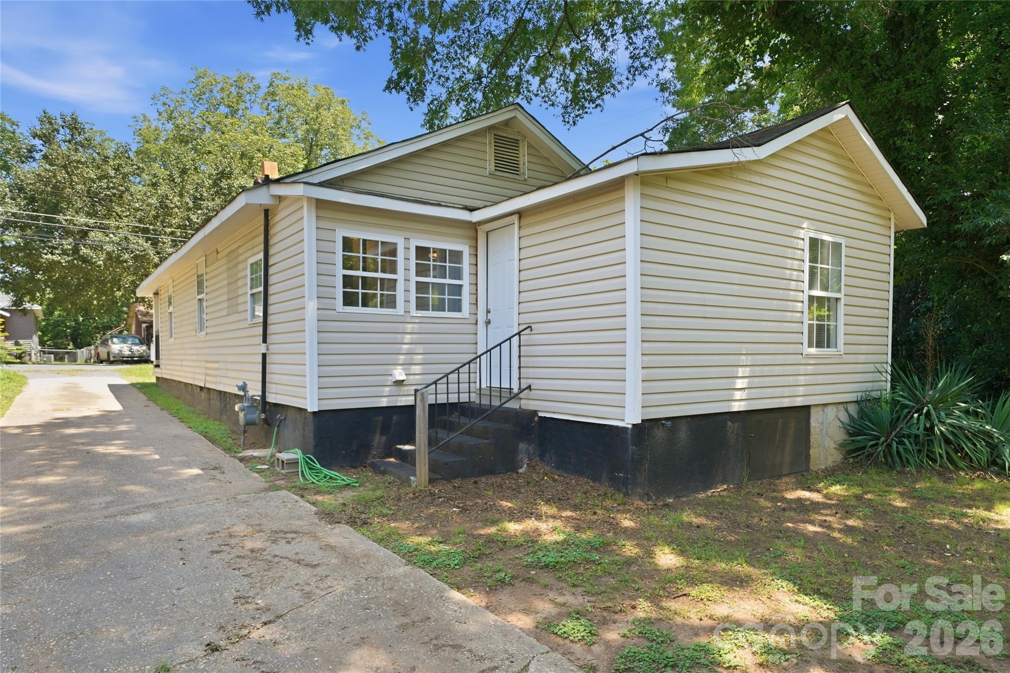 Photo 17 of 933 Rowan Street, Charlotte, NC