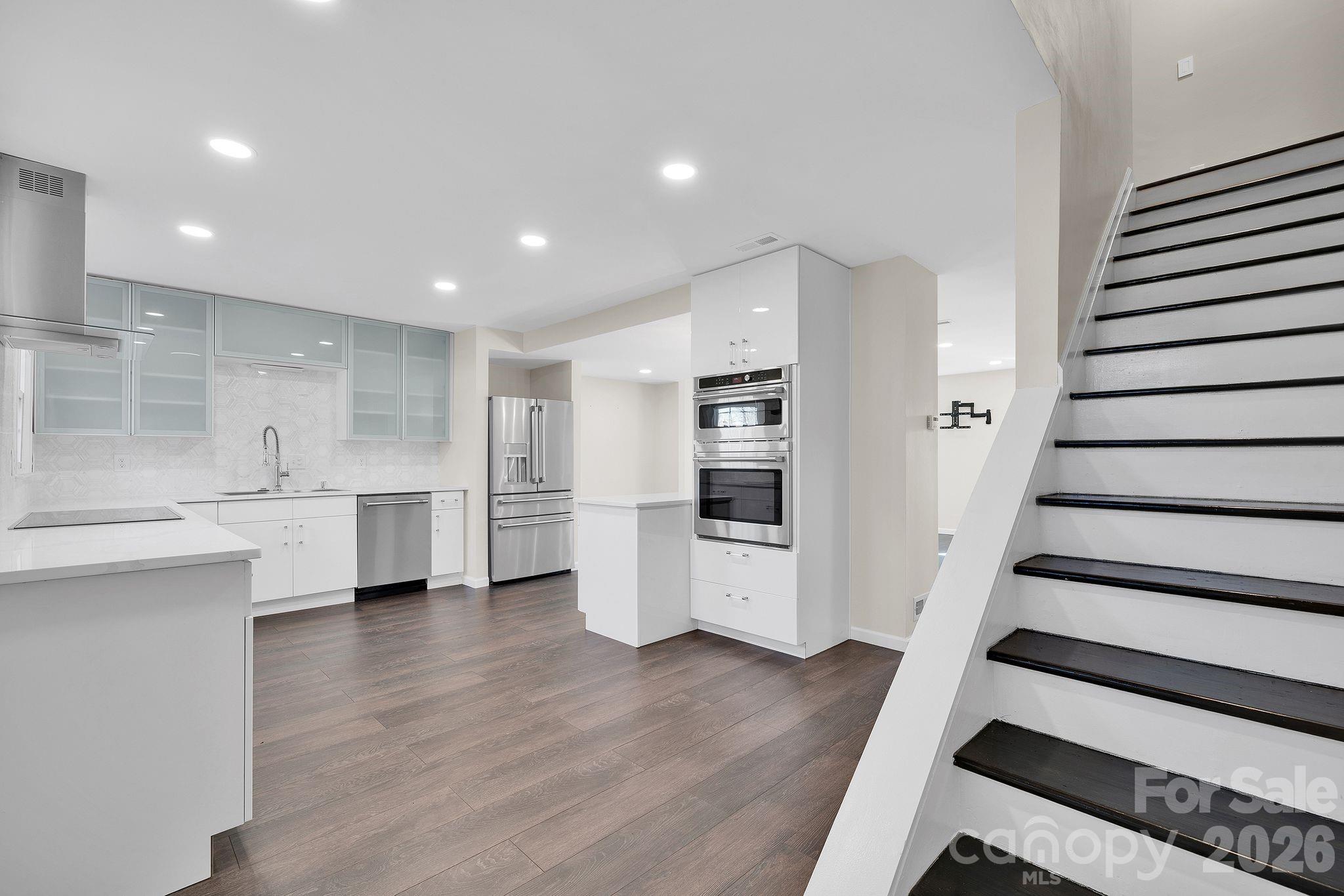 Photo 9 of 8308 Knights Bridge Road, Charlotte, NC