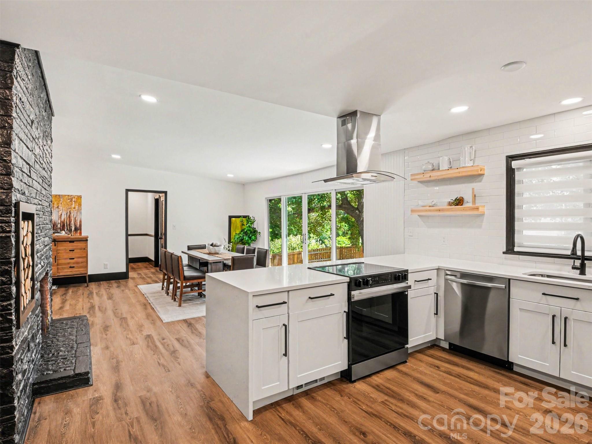 Photo 15 of 1831 Elizabeth Oaks Avenue, Charlotte, NC