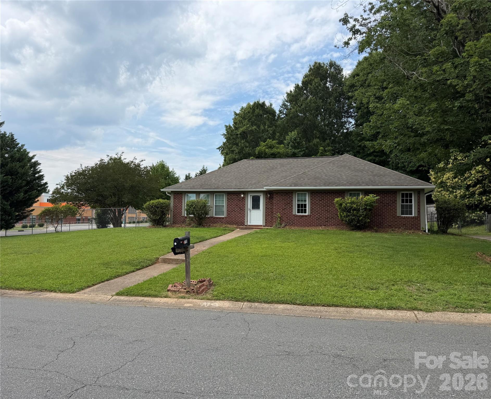 Photo 4 of 7101 Riding Trail Road, Charlotte, NC
