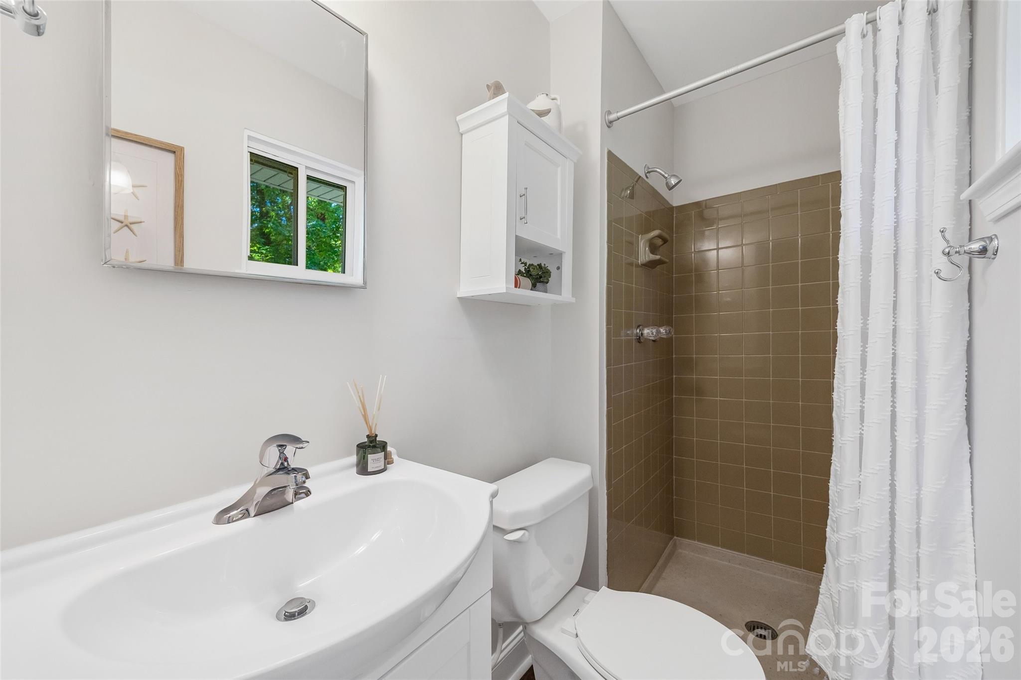 Photo 21 of 2111 Shalimar Drive, Charlotte, NC