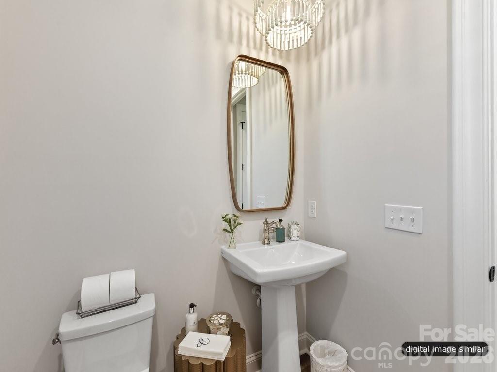 Photo 36 of 3137 Country Club Drive, Charlotte, NC