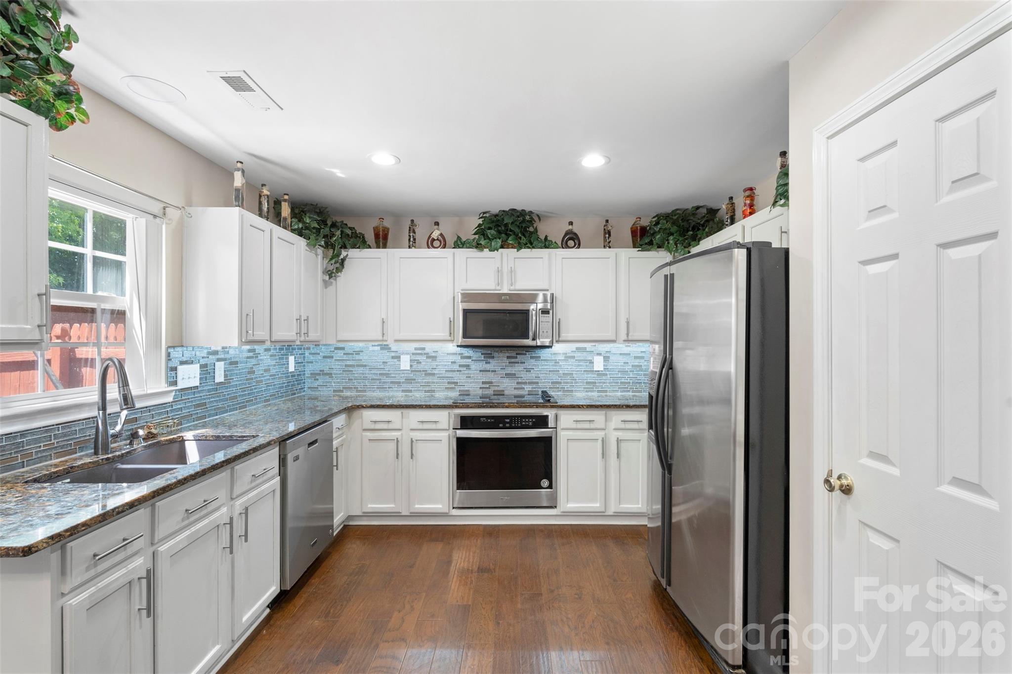 Photo 4 of 7923 Shiny Meadow Lane, Charlotte, NC