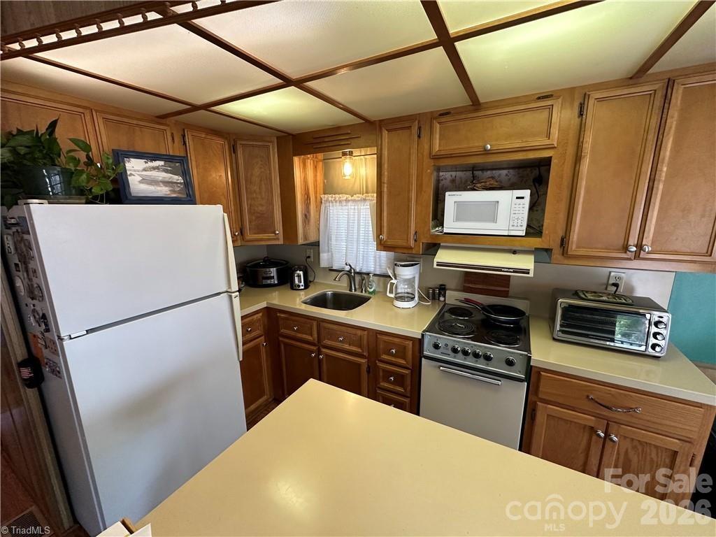 120 Elm Street, New London, NC - photo 9 of 49
