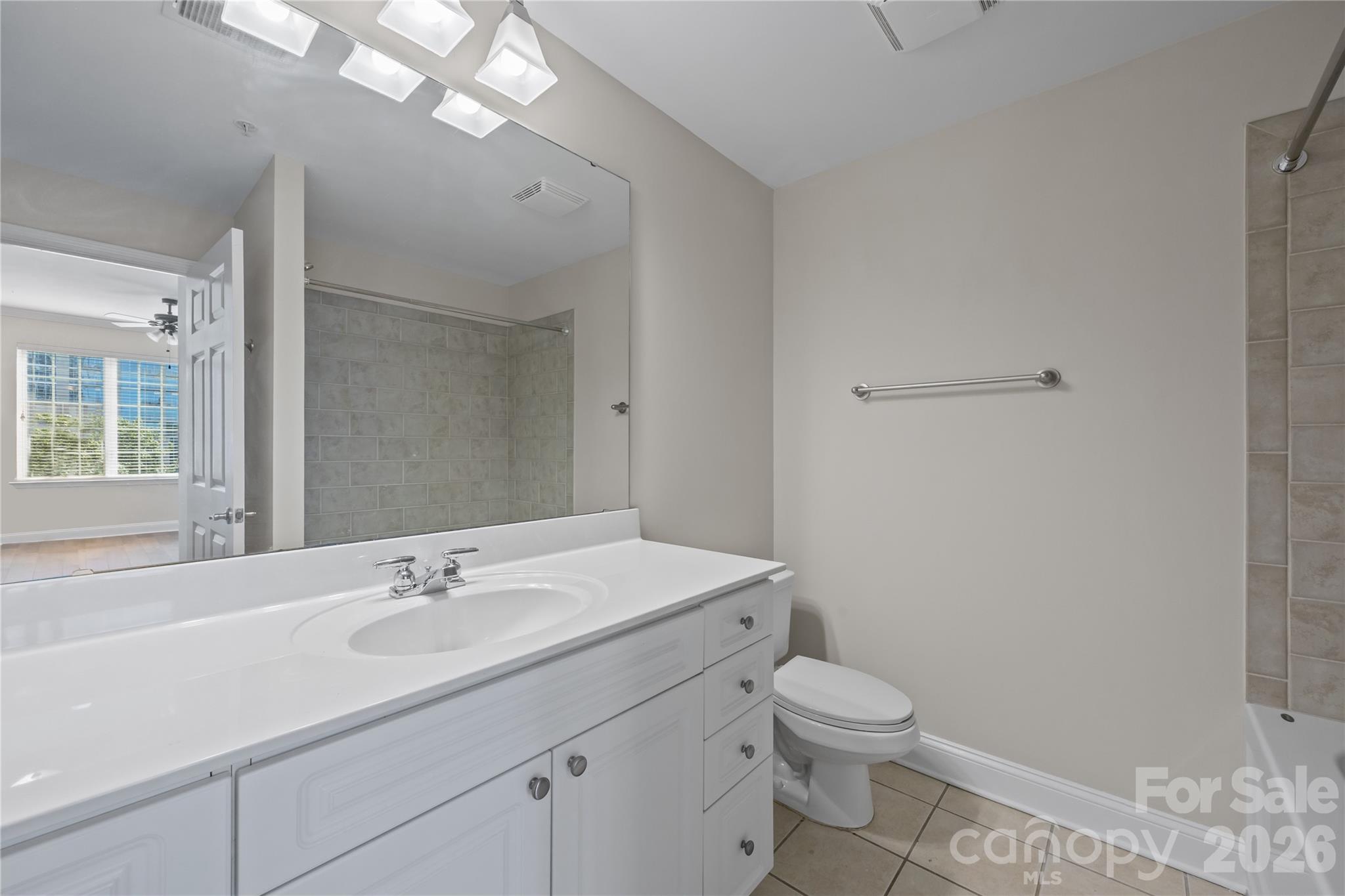 Photo 18 of 300 W 5th Street809, Charlotte, NC