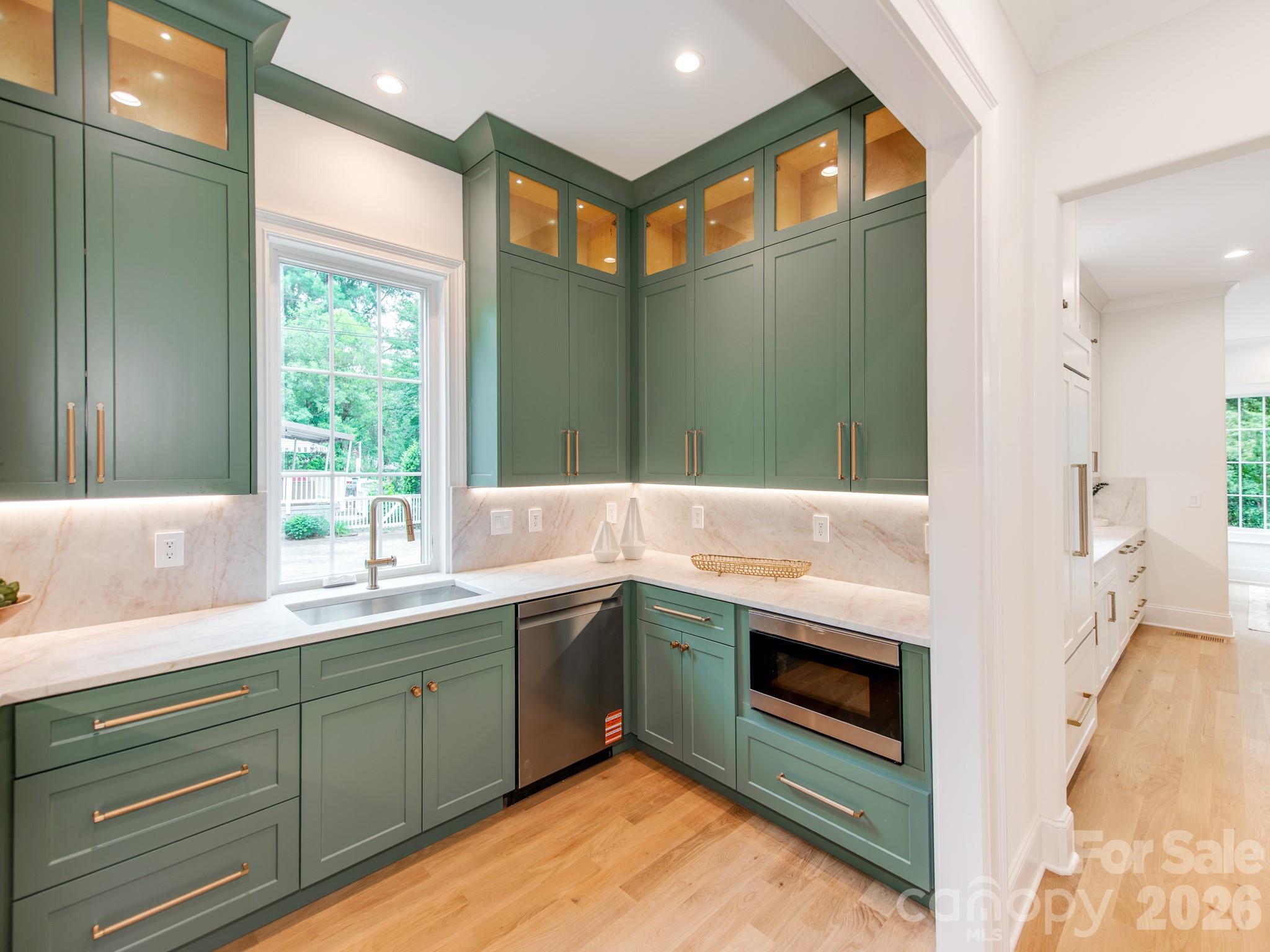 Photo 15 of 4627 Water Oak Road, Charlotte, NC