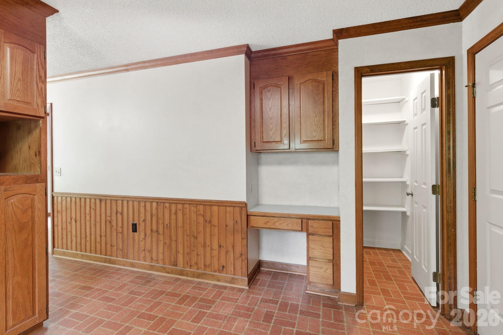 4804 Elmhurst Drive NE, Hickory, NC - photo 16 of 40