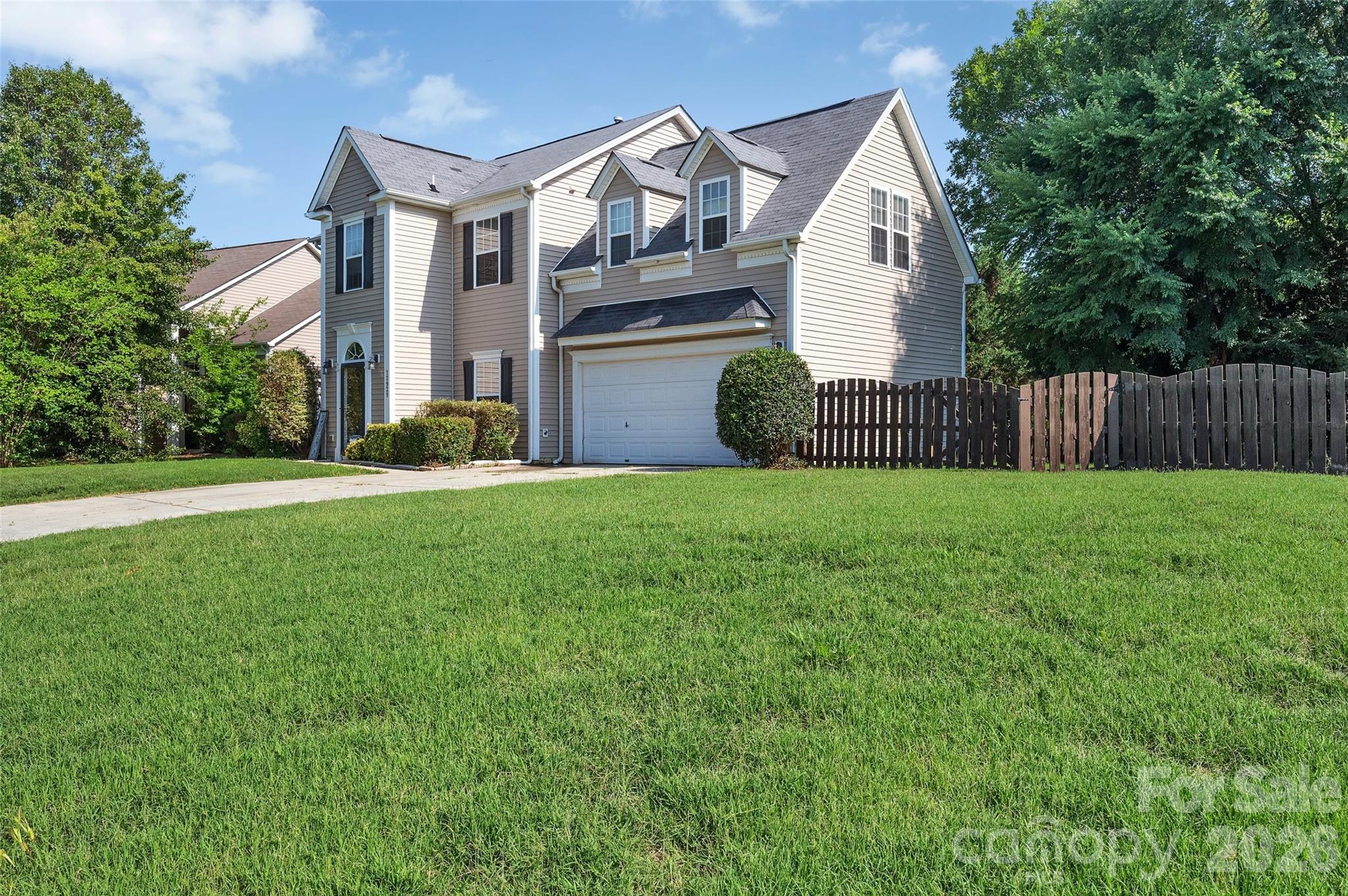 Photo 2 of 12929 Beddingfield Drive, Charlotte, NC