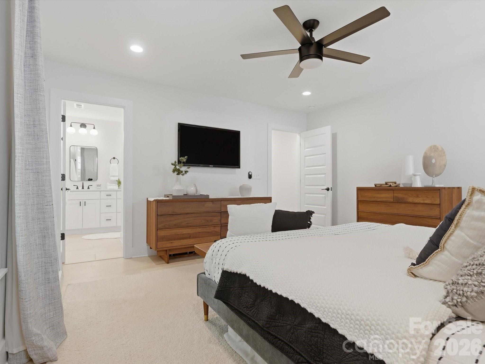 Photo 18 of 1611 E Barden Road, Charlotte, NC
