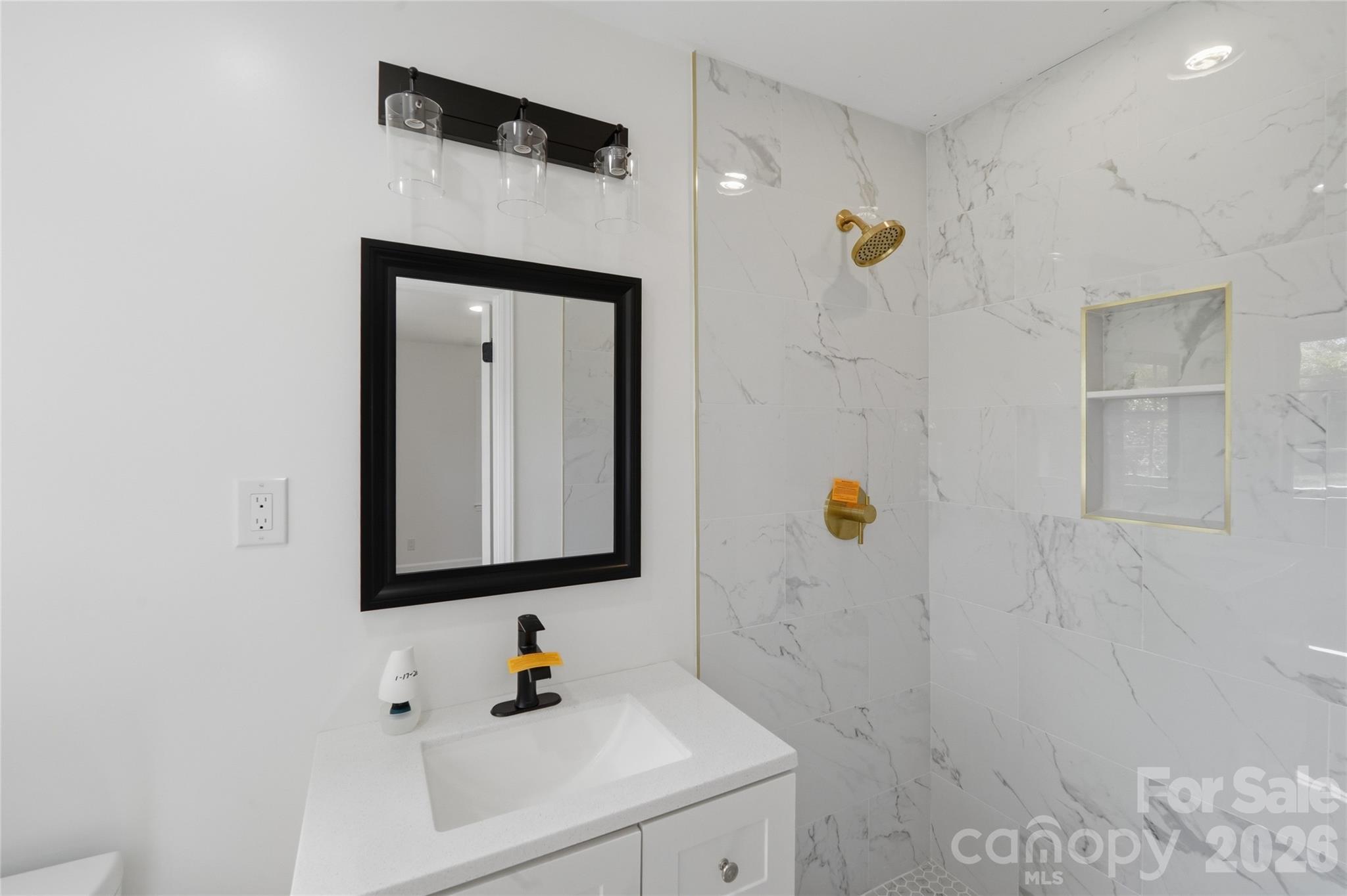 Photo 18 of 5906 Whitingham Drive, Charlotte, NC