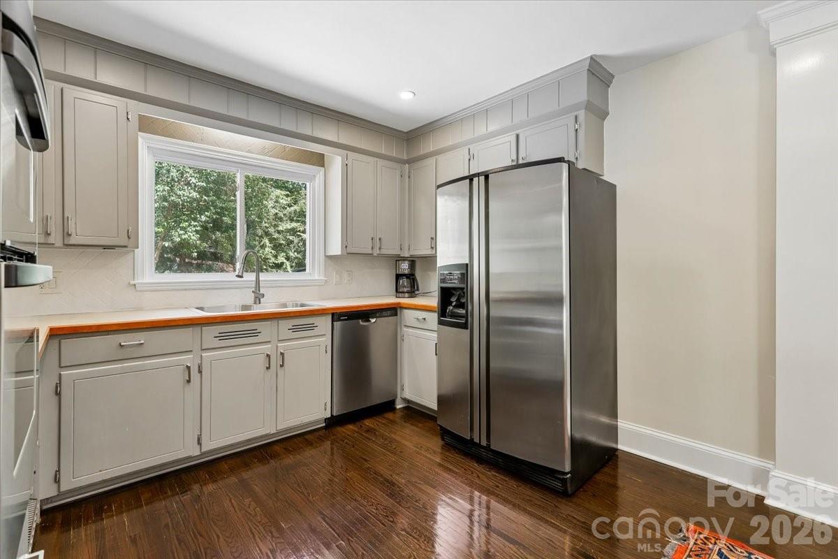 Photo 15 of 4640 Town And Country Drive, Charlotte, NC