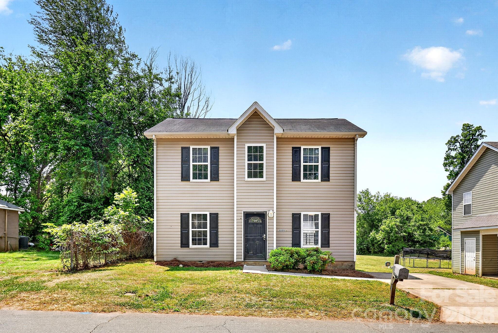 3335 Avalon Avenue, Charlotte, NC - photo 3 of 32