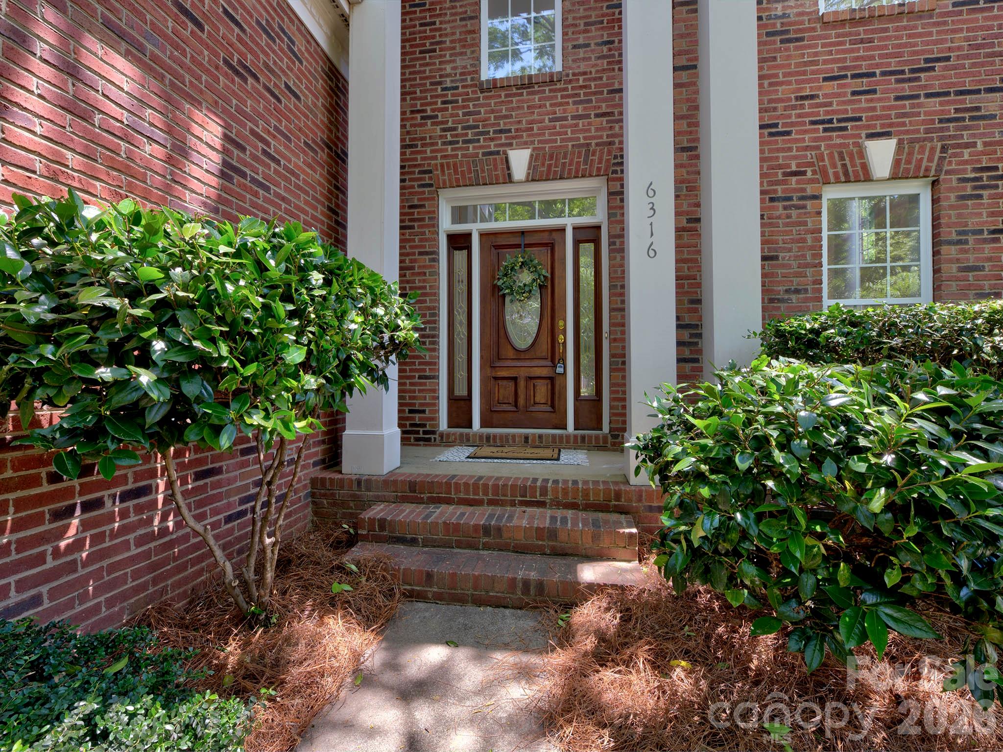 Photo 2 of 6316 Glengarrie Lane, Huntersville, NC