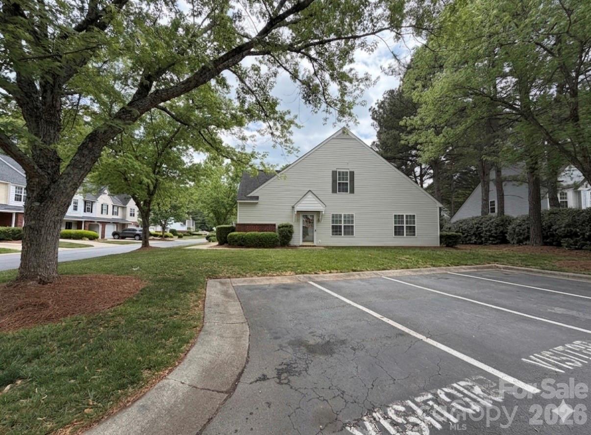 Photo 2 of 10206 University Park Lane, Charlotte, NC