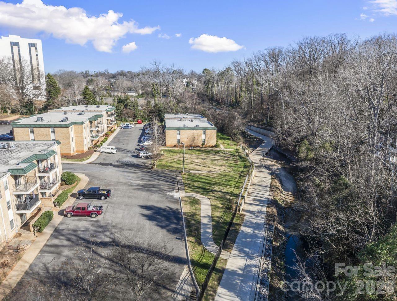 Photo 33 of 4747 Hedgemore DriveB, Charlotte, NC