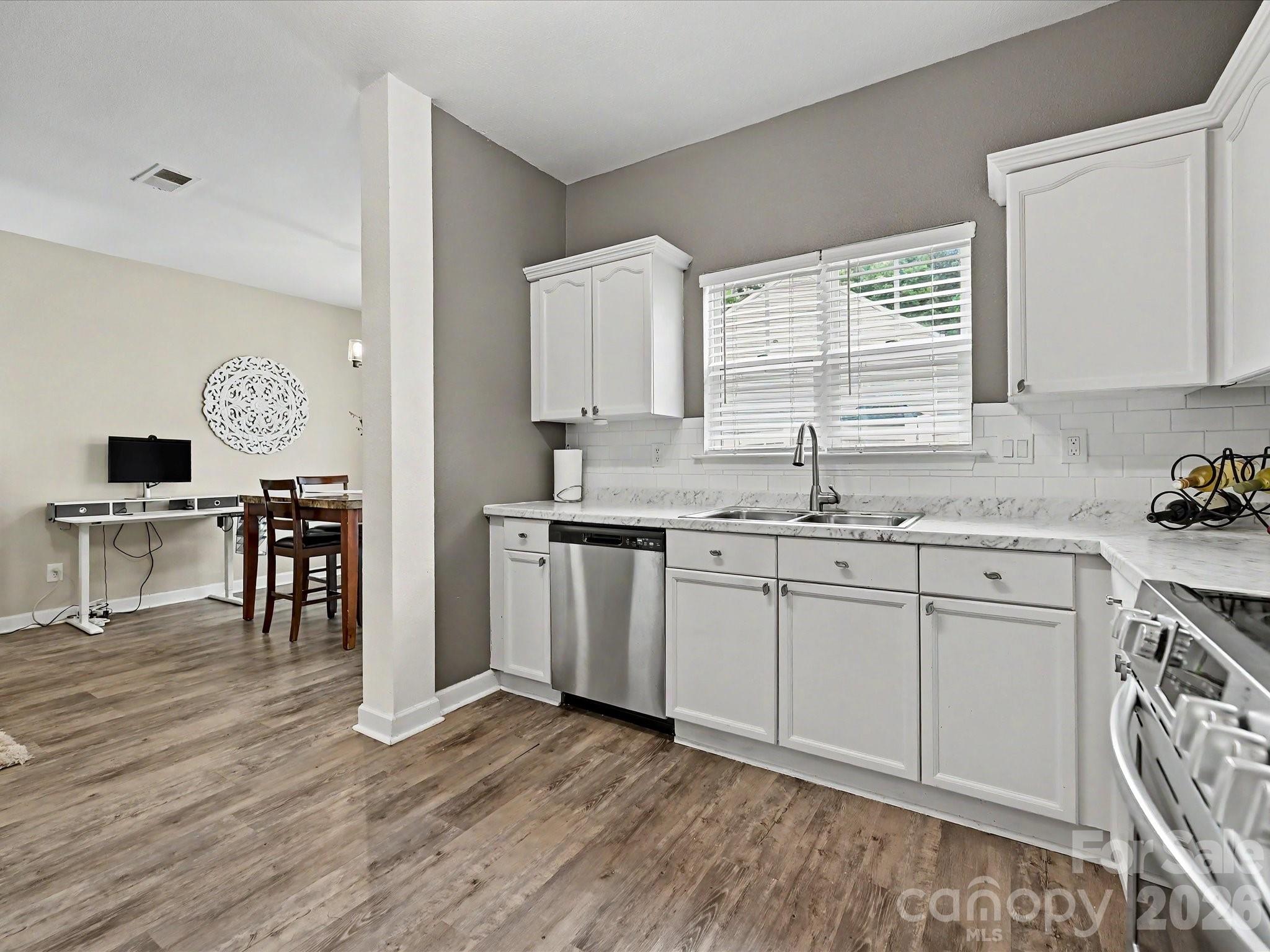 Photo 9 of 334 Bridal Veil Drive, Charlotte, NC