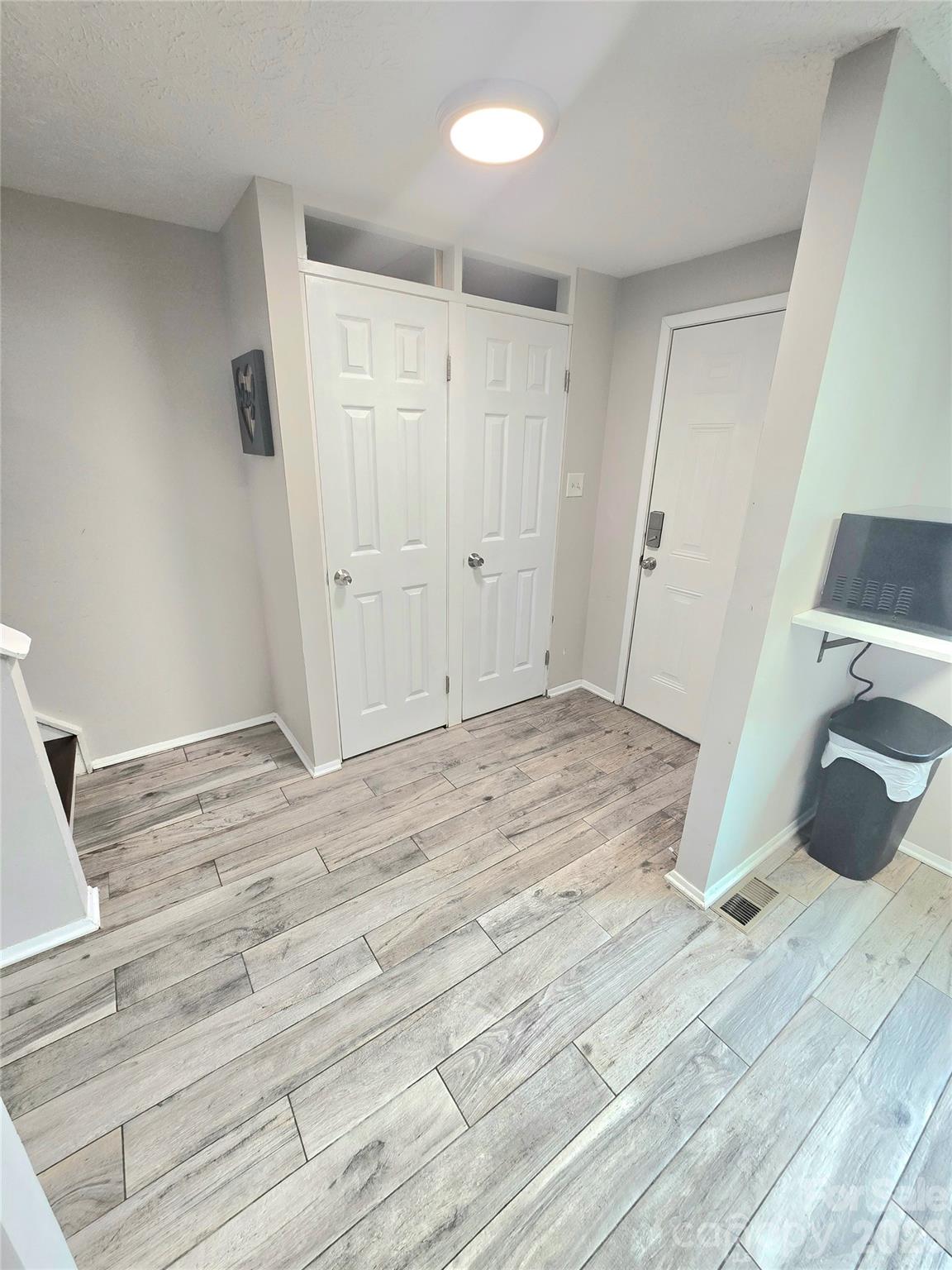 Photo 8 of 9432 Lexington CircleA, Charlotte, NC