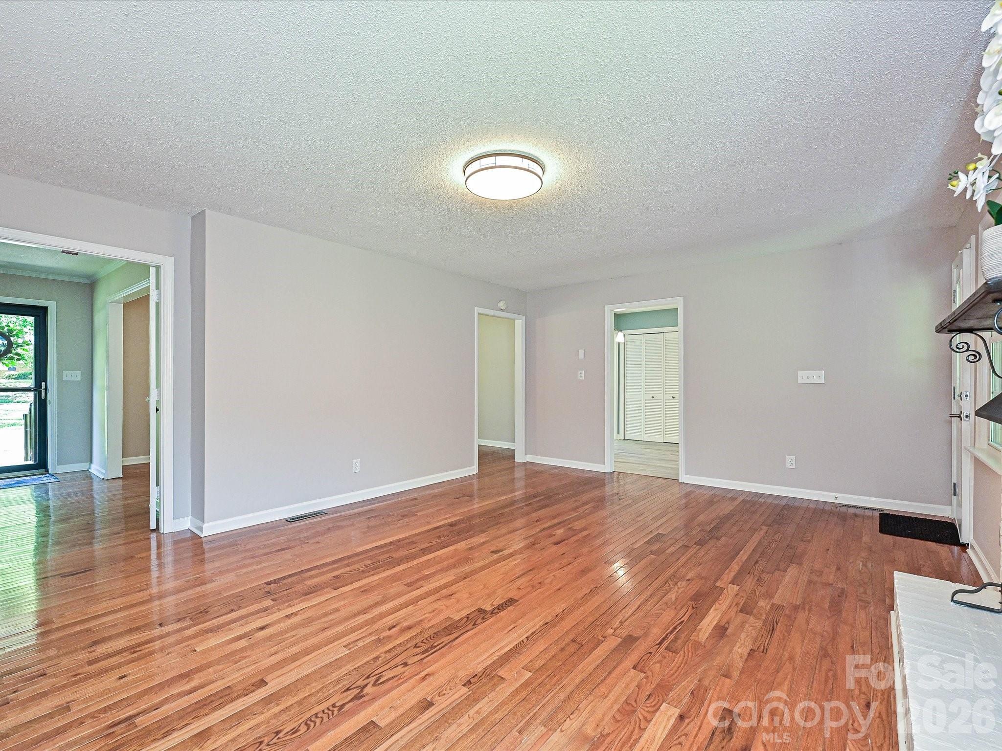 Photo 15 of 218 Sturbridge Drive, Charlotte, NC