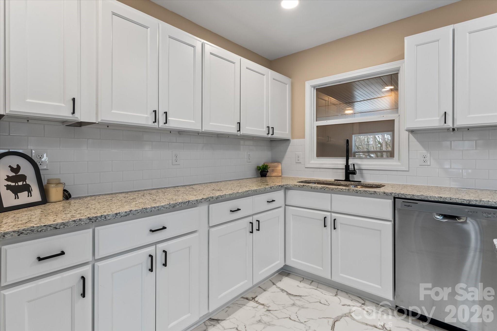 1090 Shalimar Drive, Winston Salem, NC - photo 5 of 32