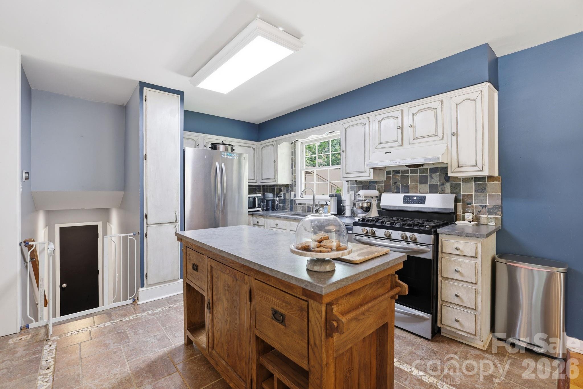 Photo 6 of 7419 Meadowdale Lane, Charlotte, NC