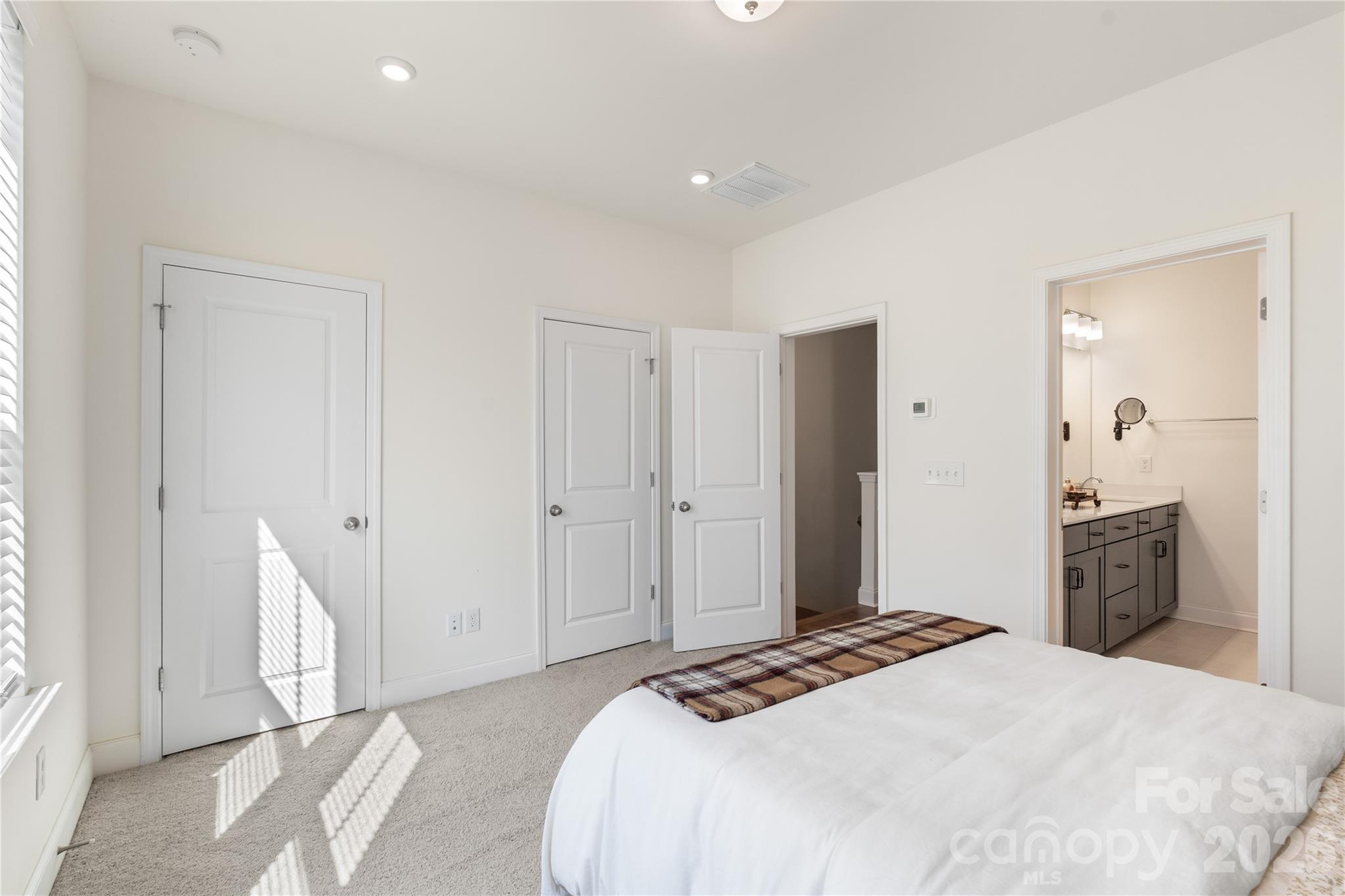 Photo 31 of 318 Simeon Drive, Charlotte, NC